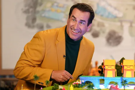 Rob Riggle hopes to take Holey Moley global | New Idea
