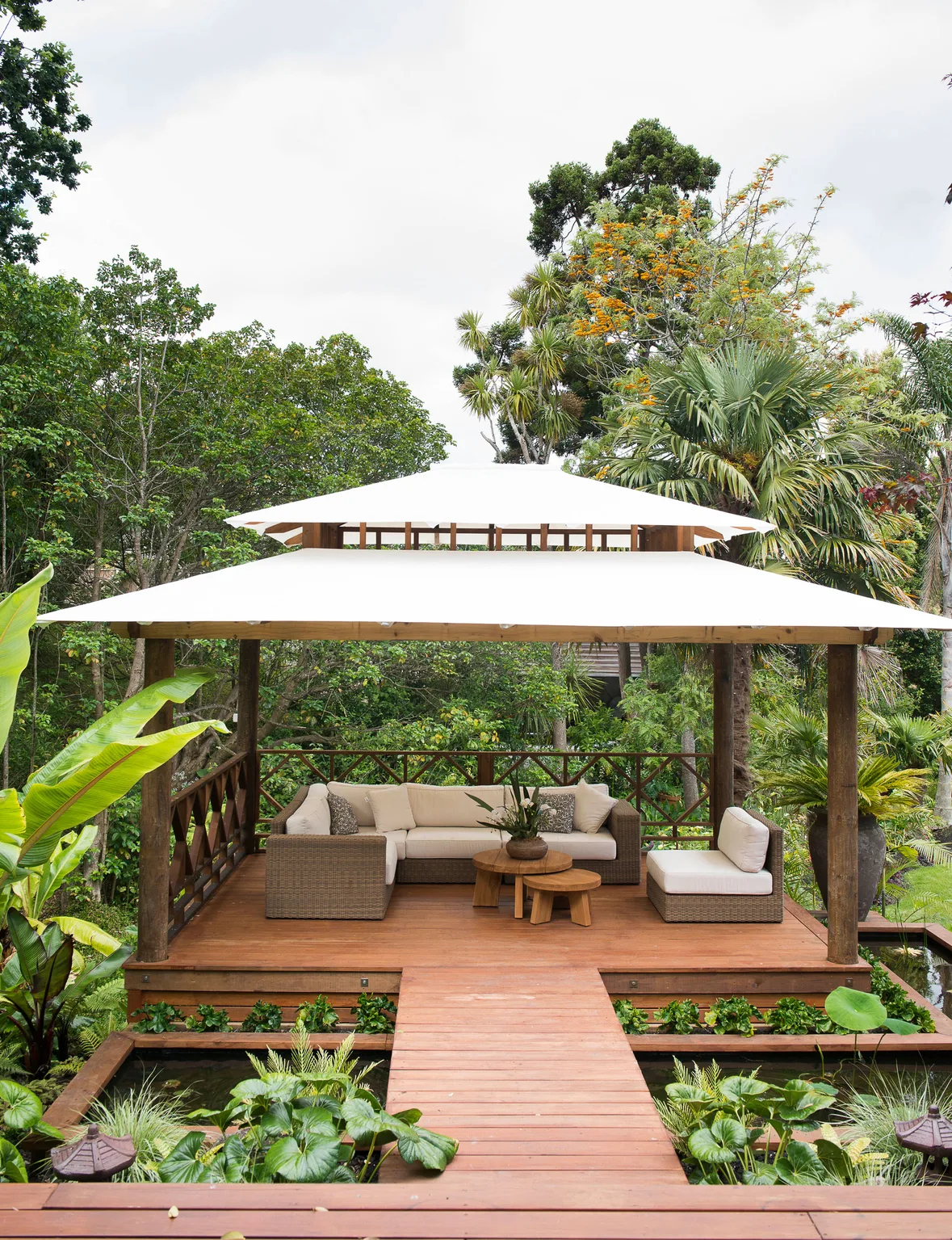 An unruly Meadowbank section became this tropical oasis