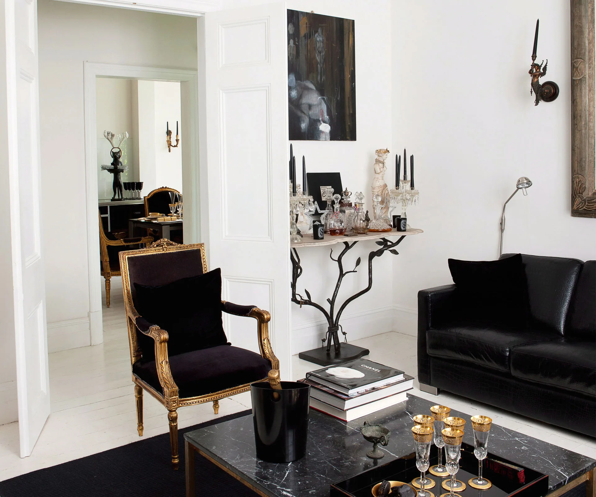 How to use decorative Art Nouveau pieces in your home