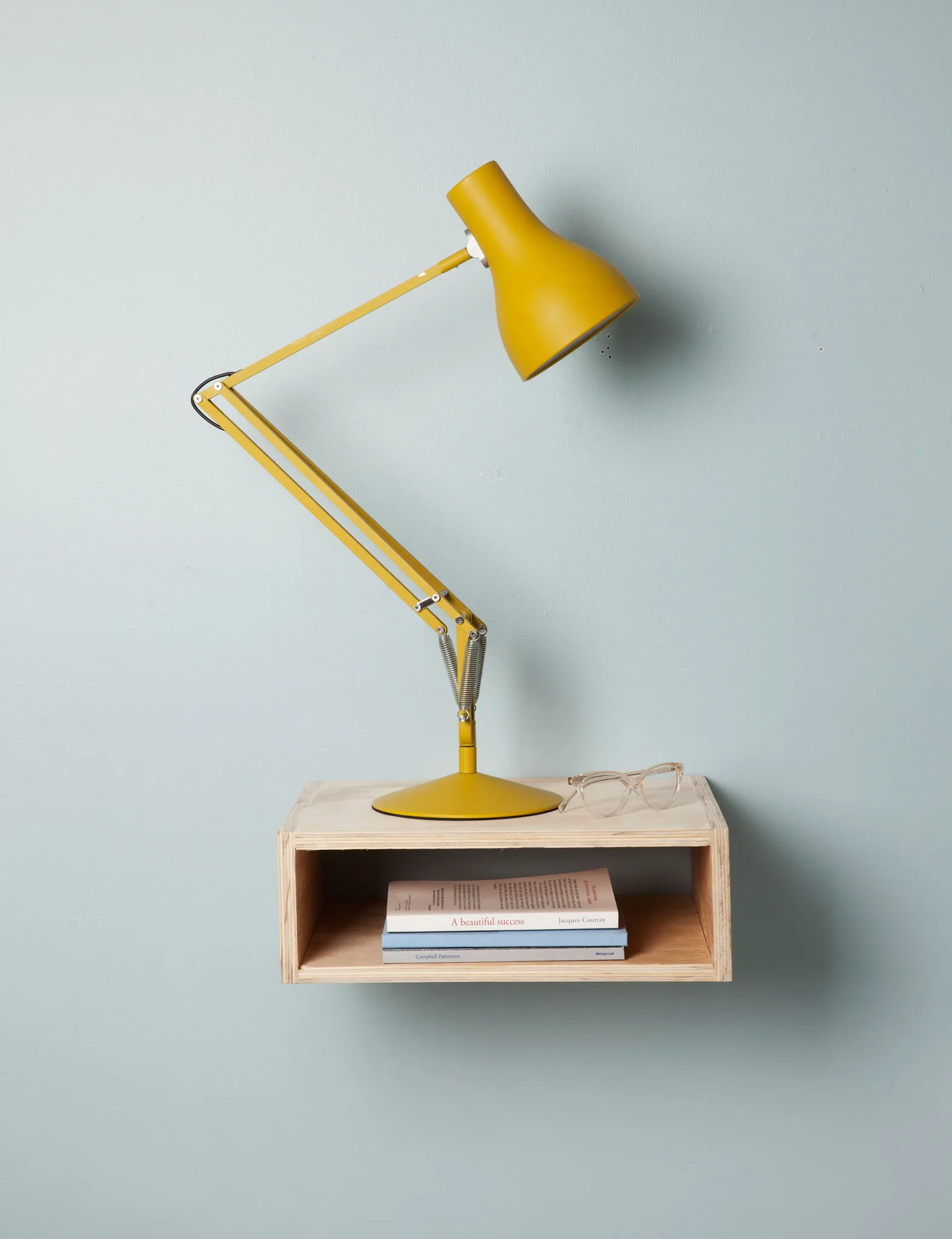 3 ways to build your own simple floating shelf at home