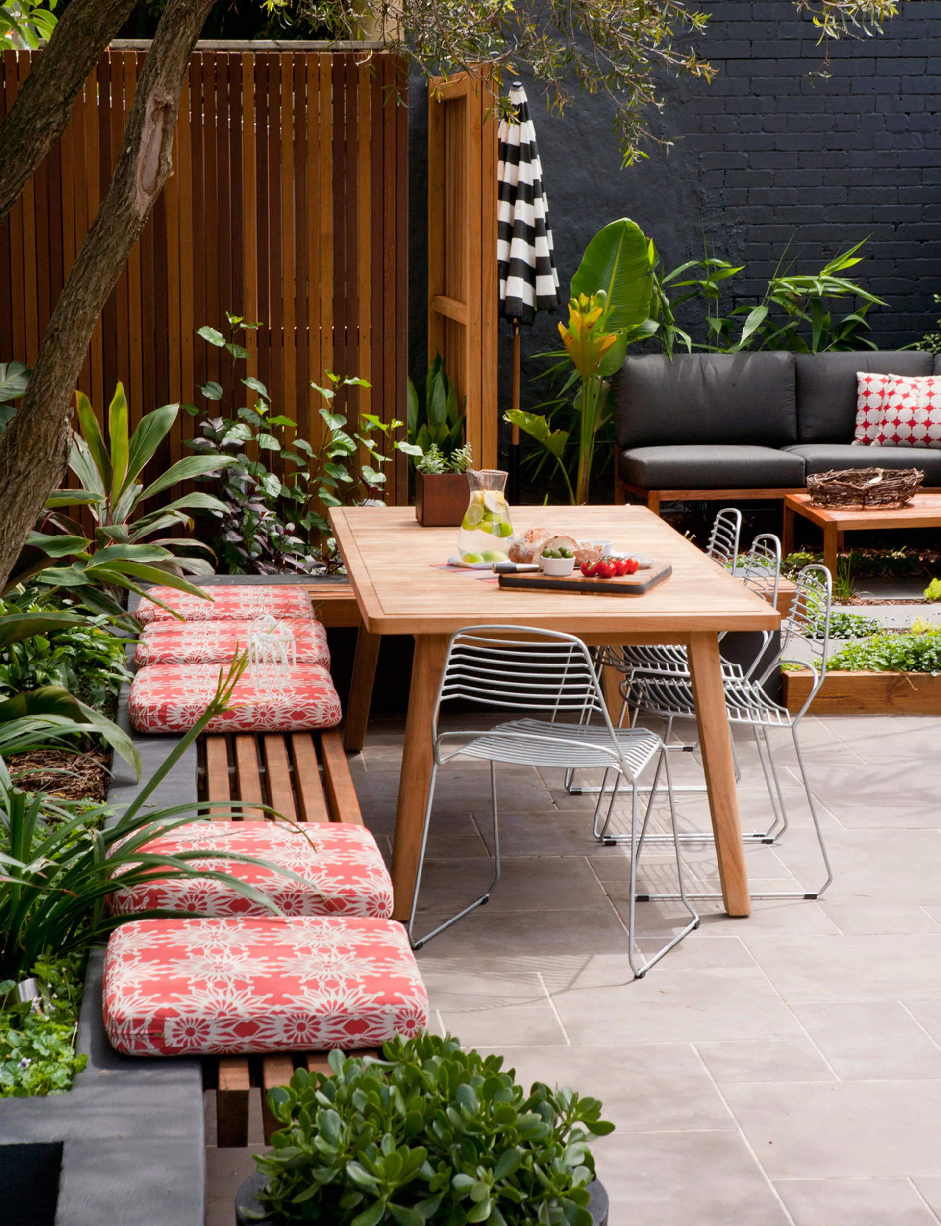 This inner-city garden has the ultimate low-maintenance style