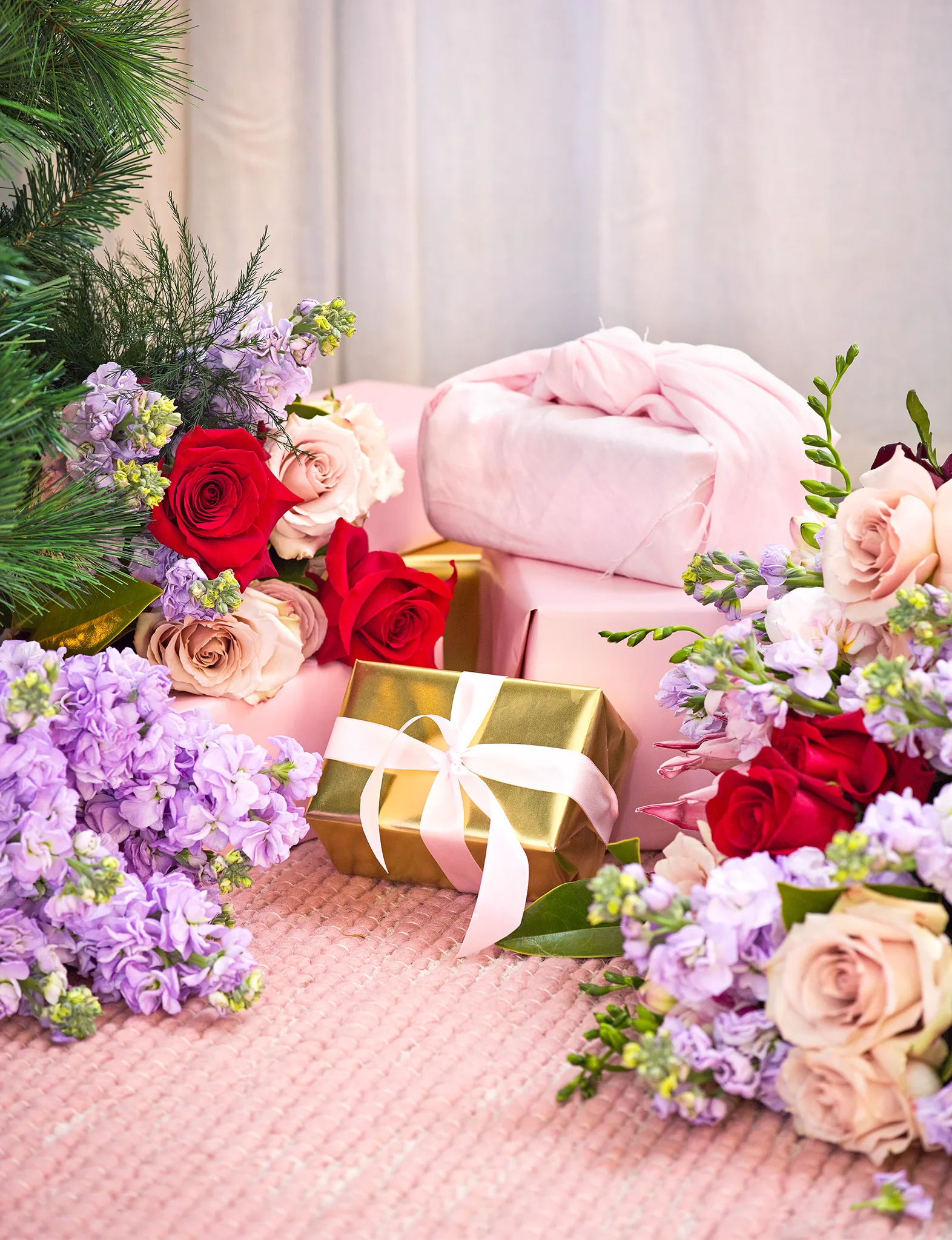 Here's how to create a stunning floral Christmas tree