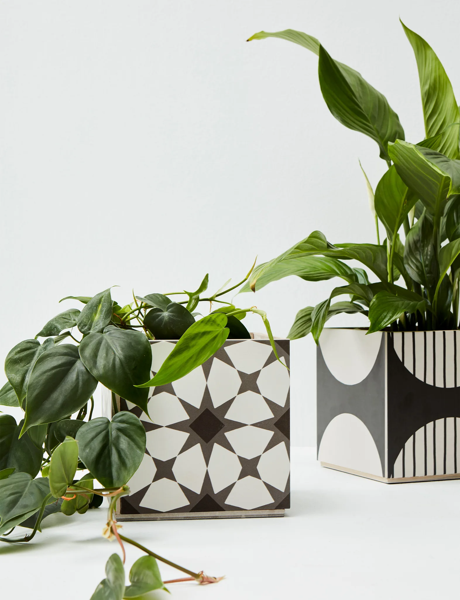 How to make a DIY planter box using left over tiles