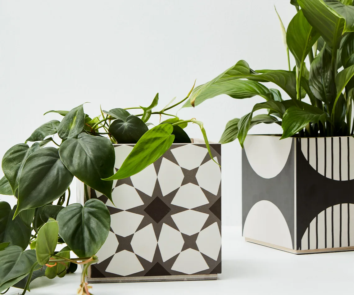 How to make a DIY planter box using left over tiles