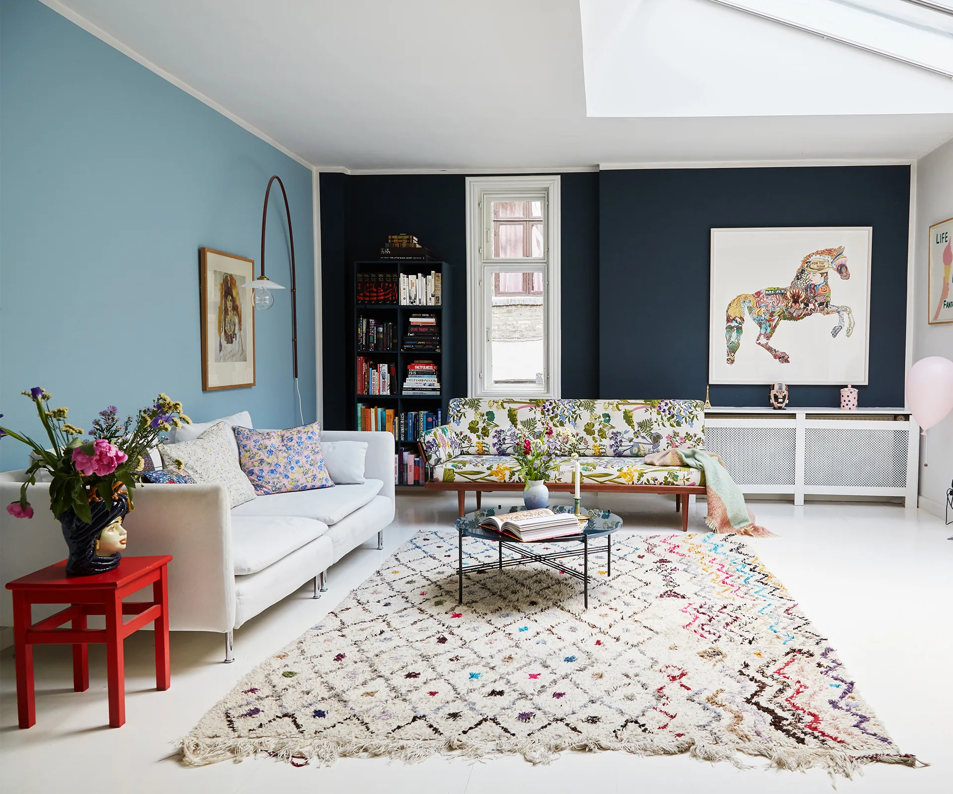 This stylish apartment will make you want to decorate with pale blue