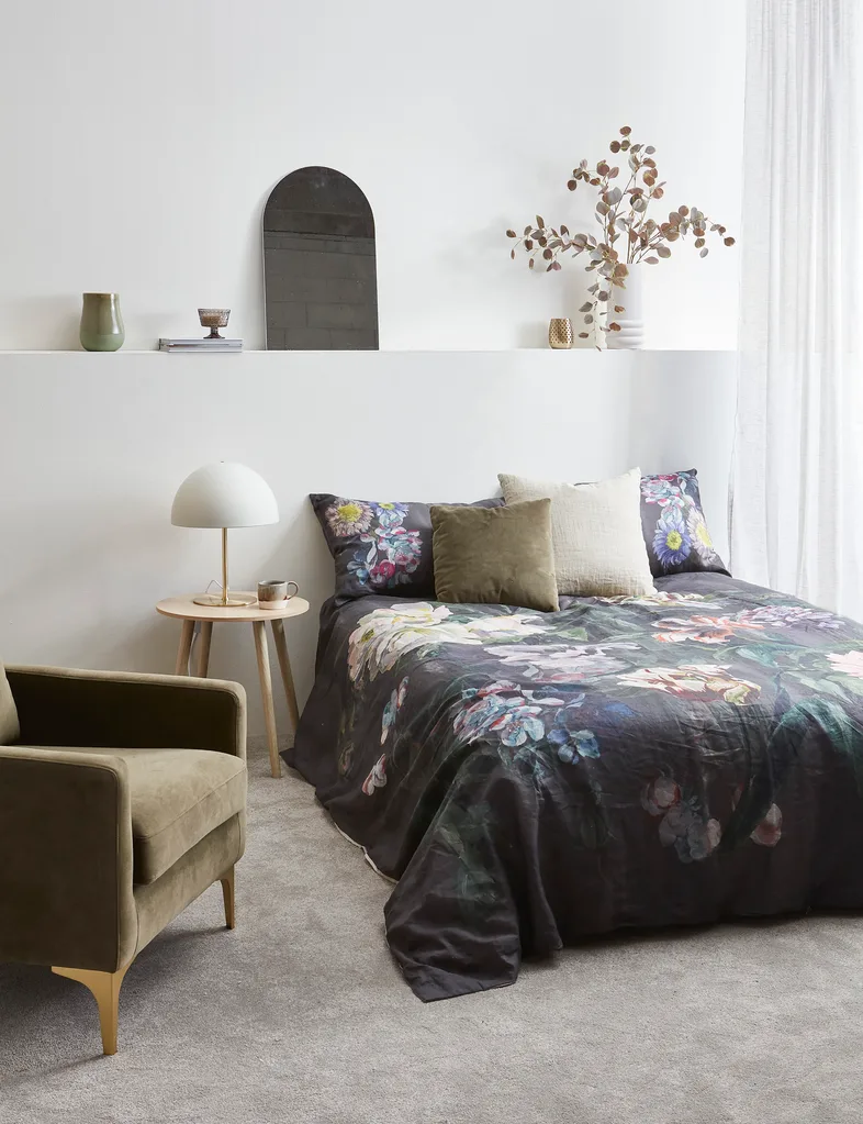 6 beautiful ways to decorate with florals this Spring