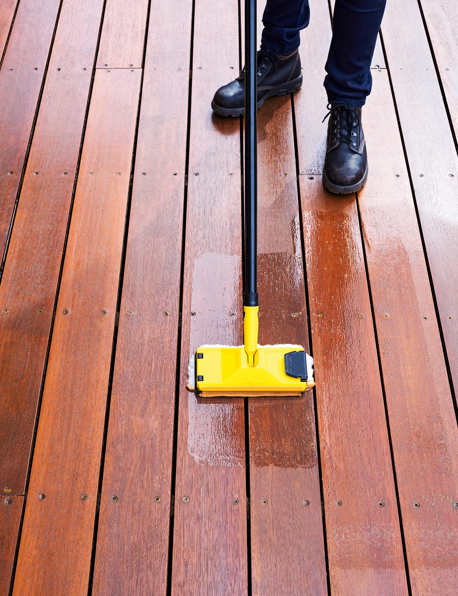 How to prepare your deck for summer entertaining in 3 simple steps