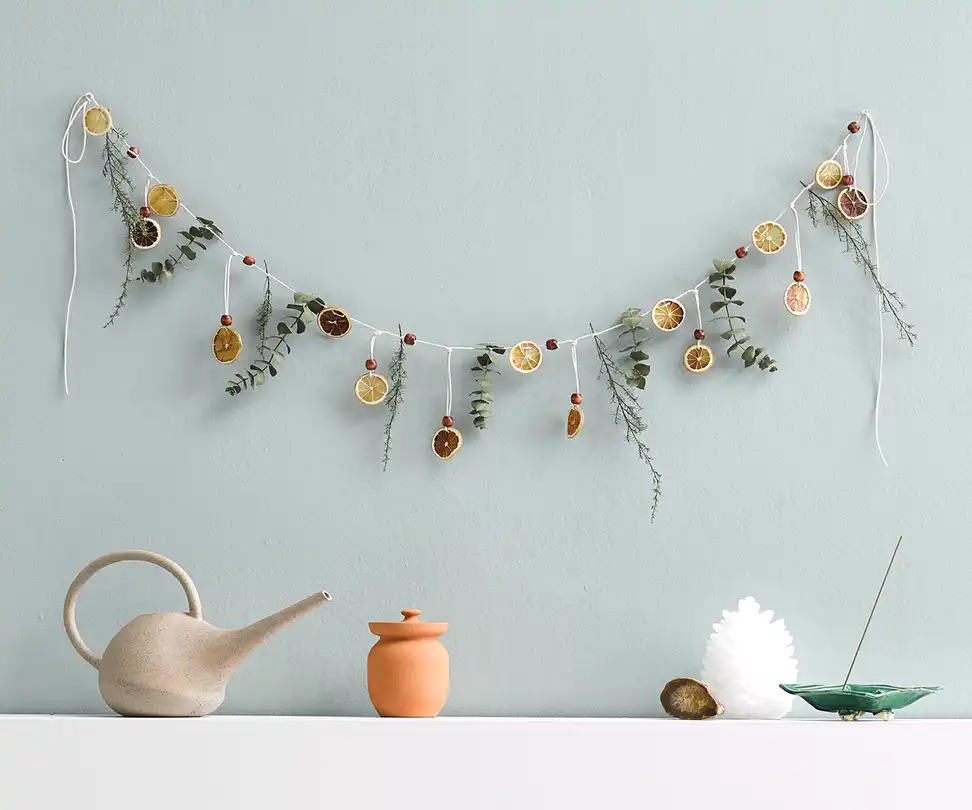 10 DIY Christmas garlands that will put you in the festive spirit