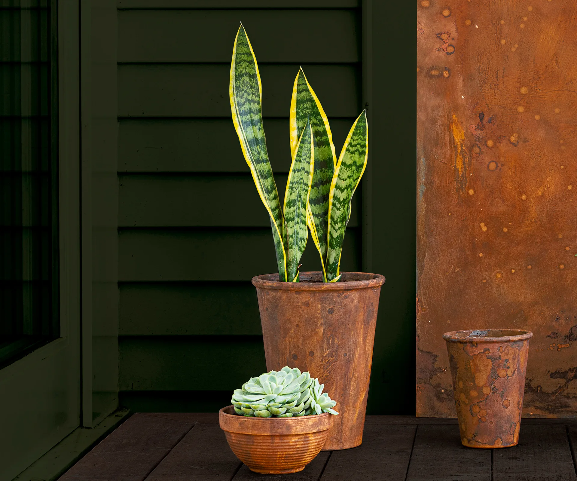 How to use rust effect paint to add old age charm to your outdoor space