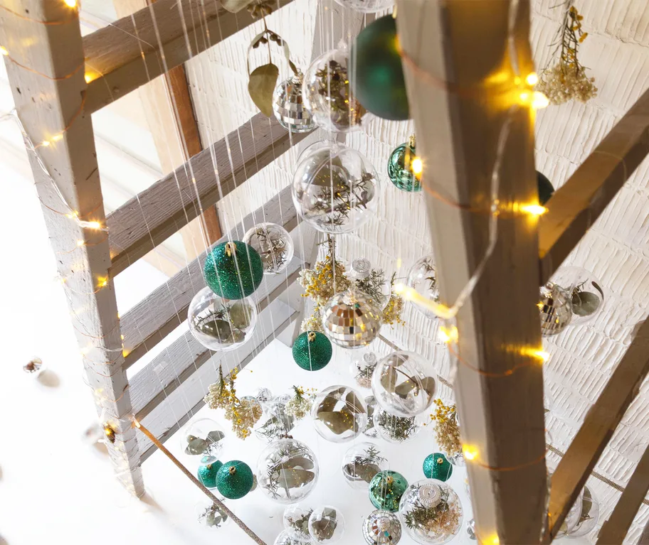 How to create a magical ladder Christmas tree from items in your home