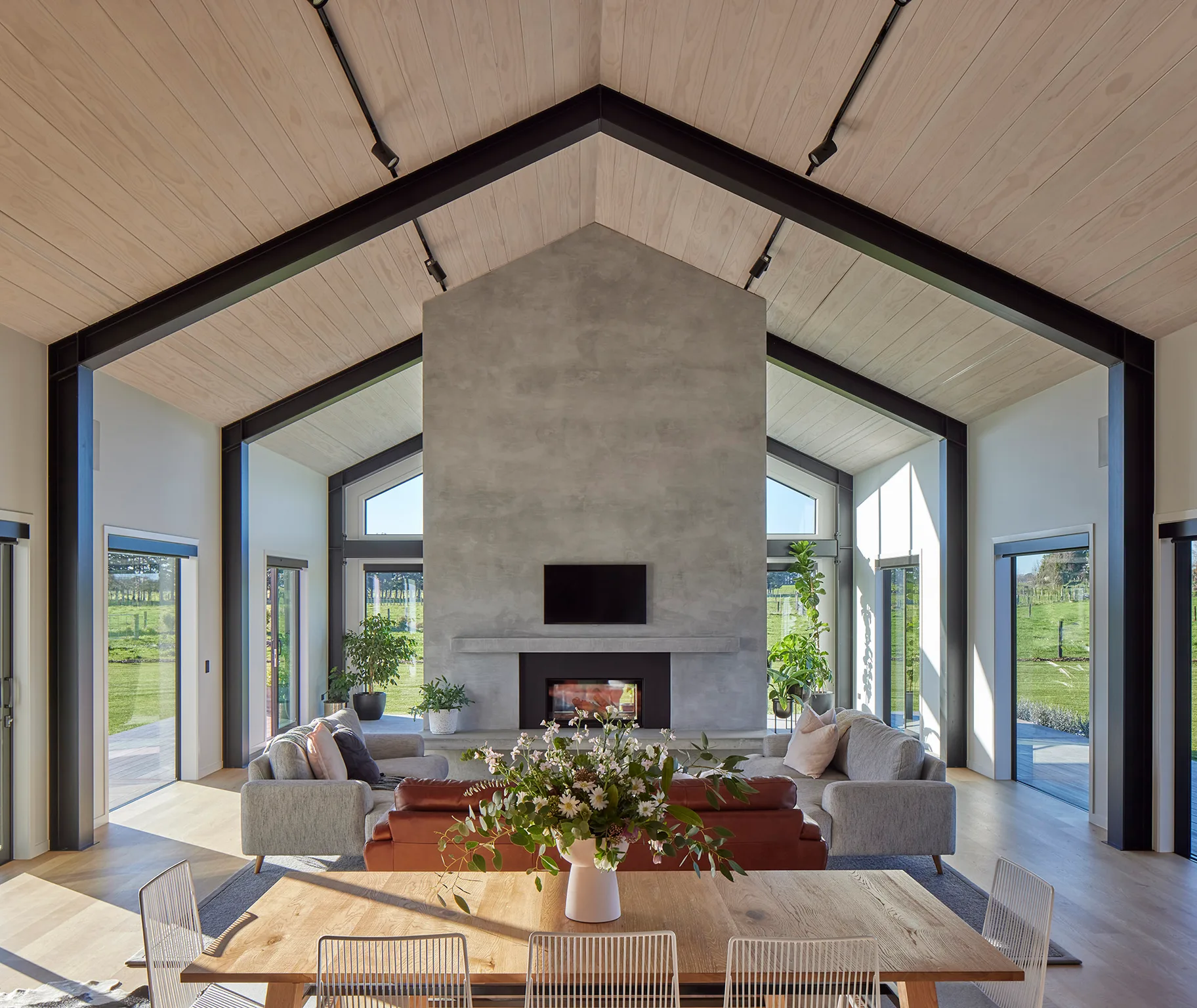 How this striking weatherboard home achieved its modern barn look