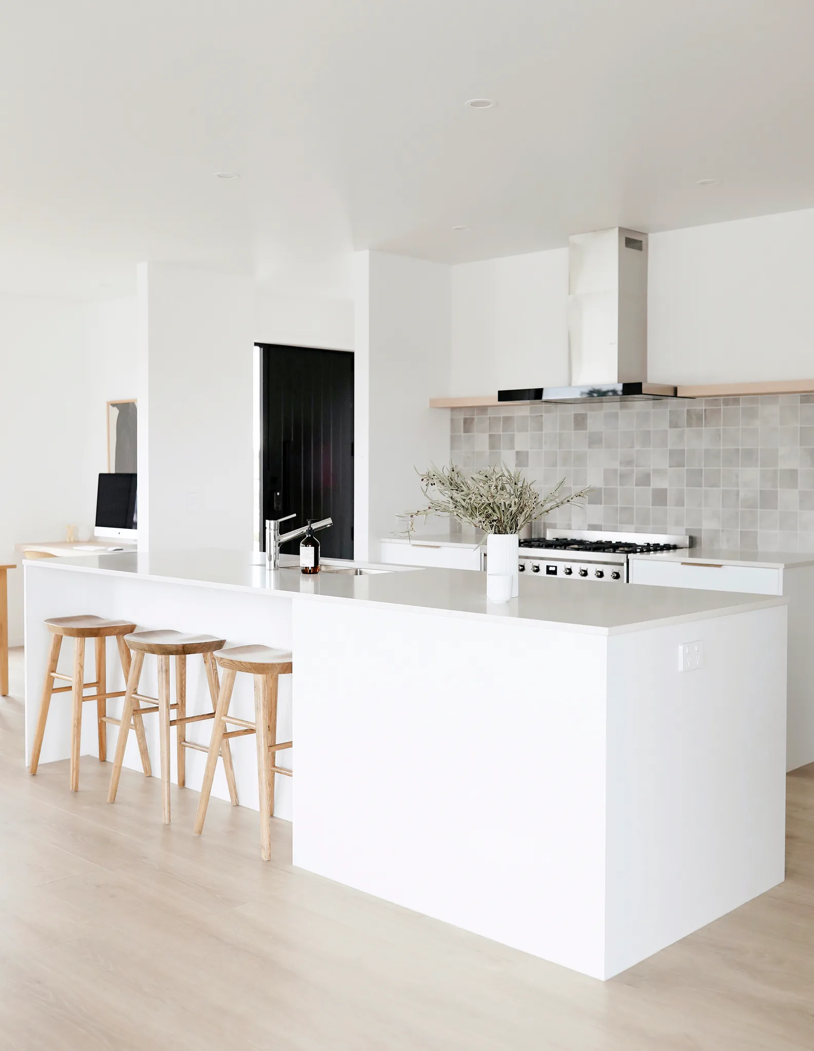 This new build in Northland embraces simplicity in its design - Your ...