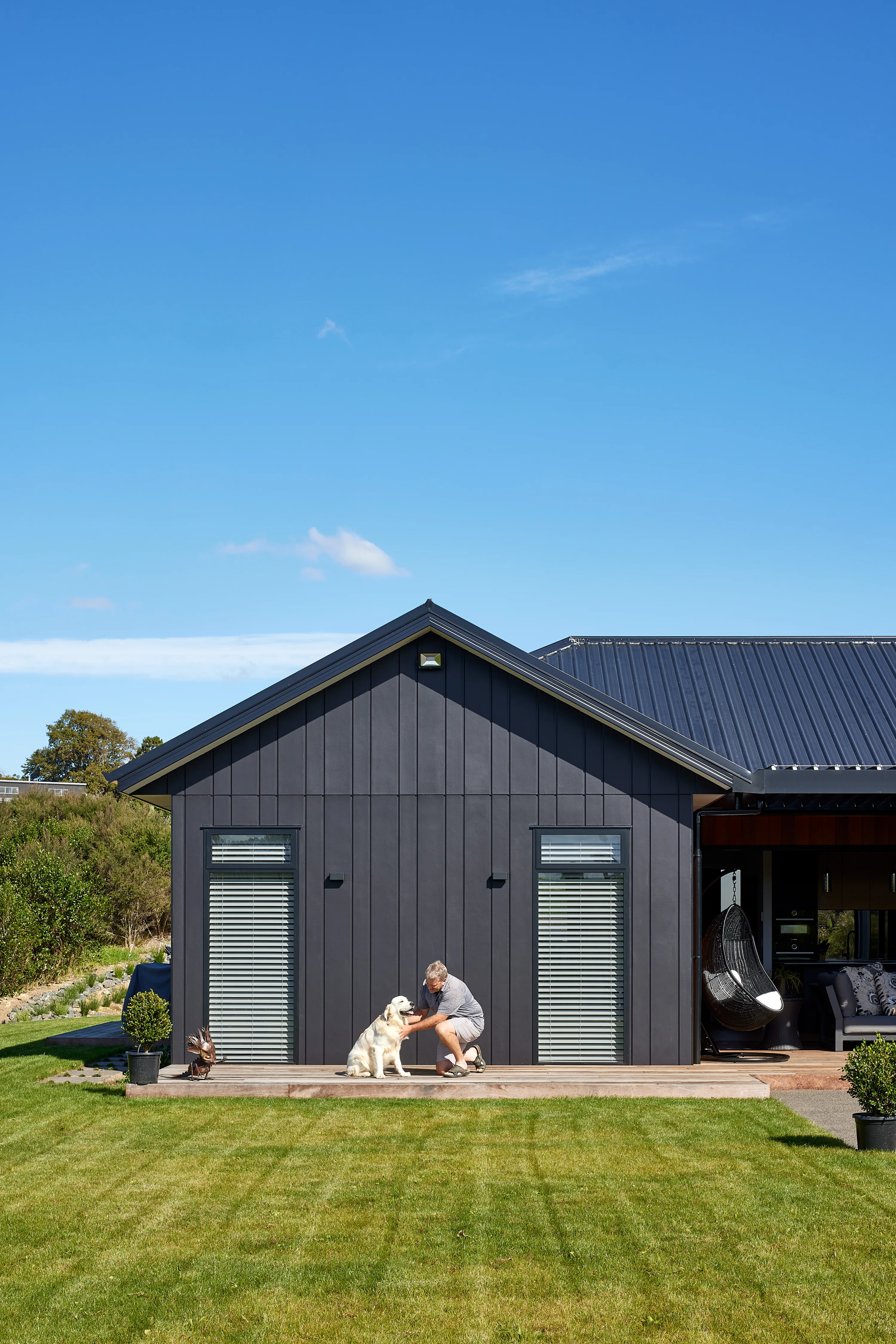 See inside this stunning black-clad home with seamless indoor-outdoor ...