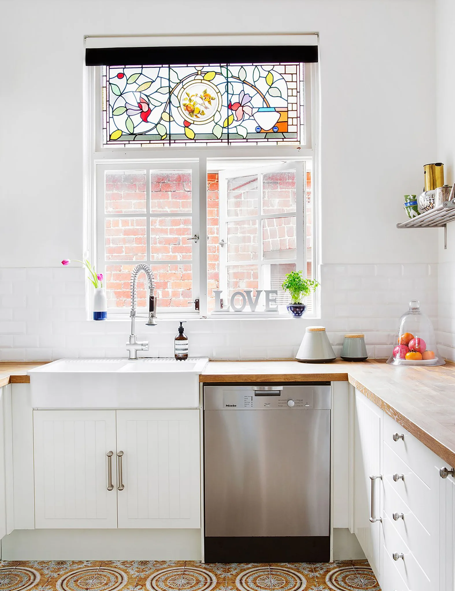 8 of the most popular kitchen cabinet door style ideas to try - Your ...