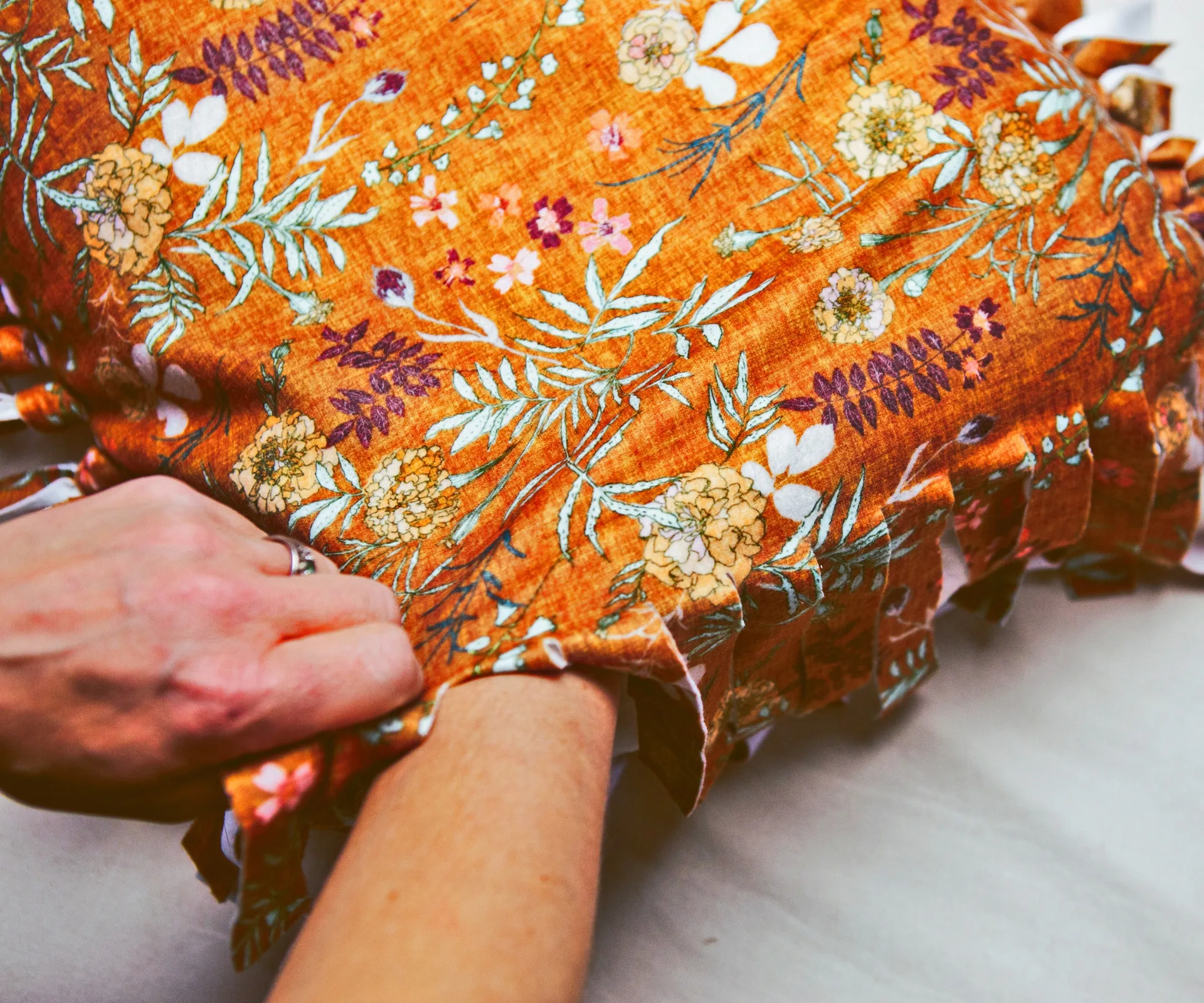 DIY: Easy no-sew cushion tutorial