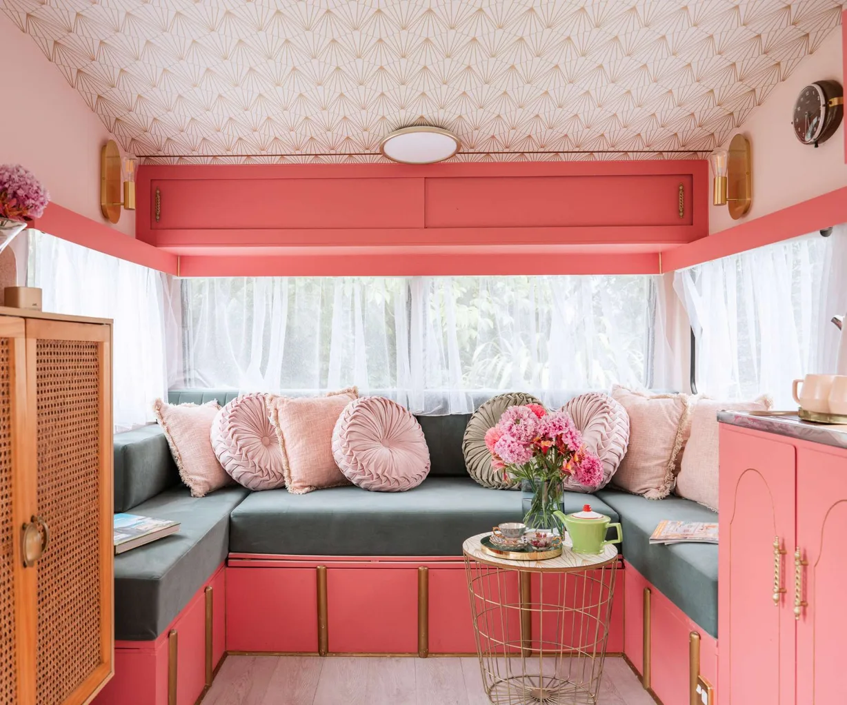 This one-of-a-kind pink caravan was aptly named the 'hot flush'
