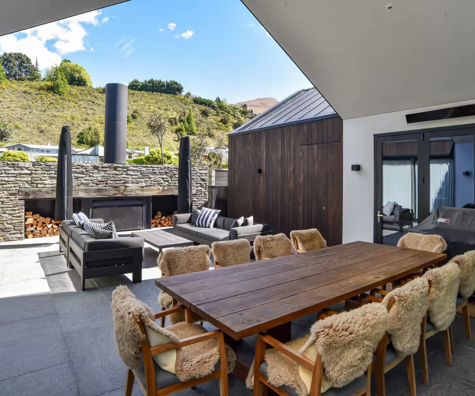 6 Wānaka Airbnb stays for your next lakeside getaway