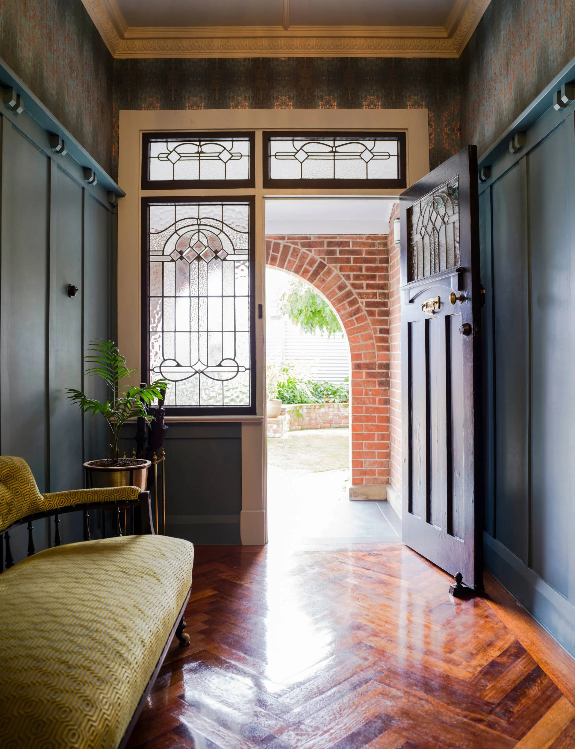 How Gatsby-era glamour transformed this 1925 bungalow