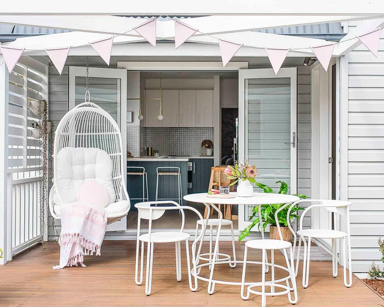 Coastal cottage-style guest house on Sydney’s beaches