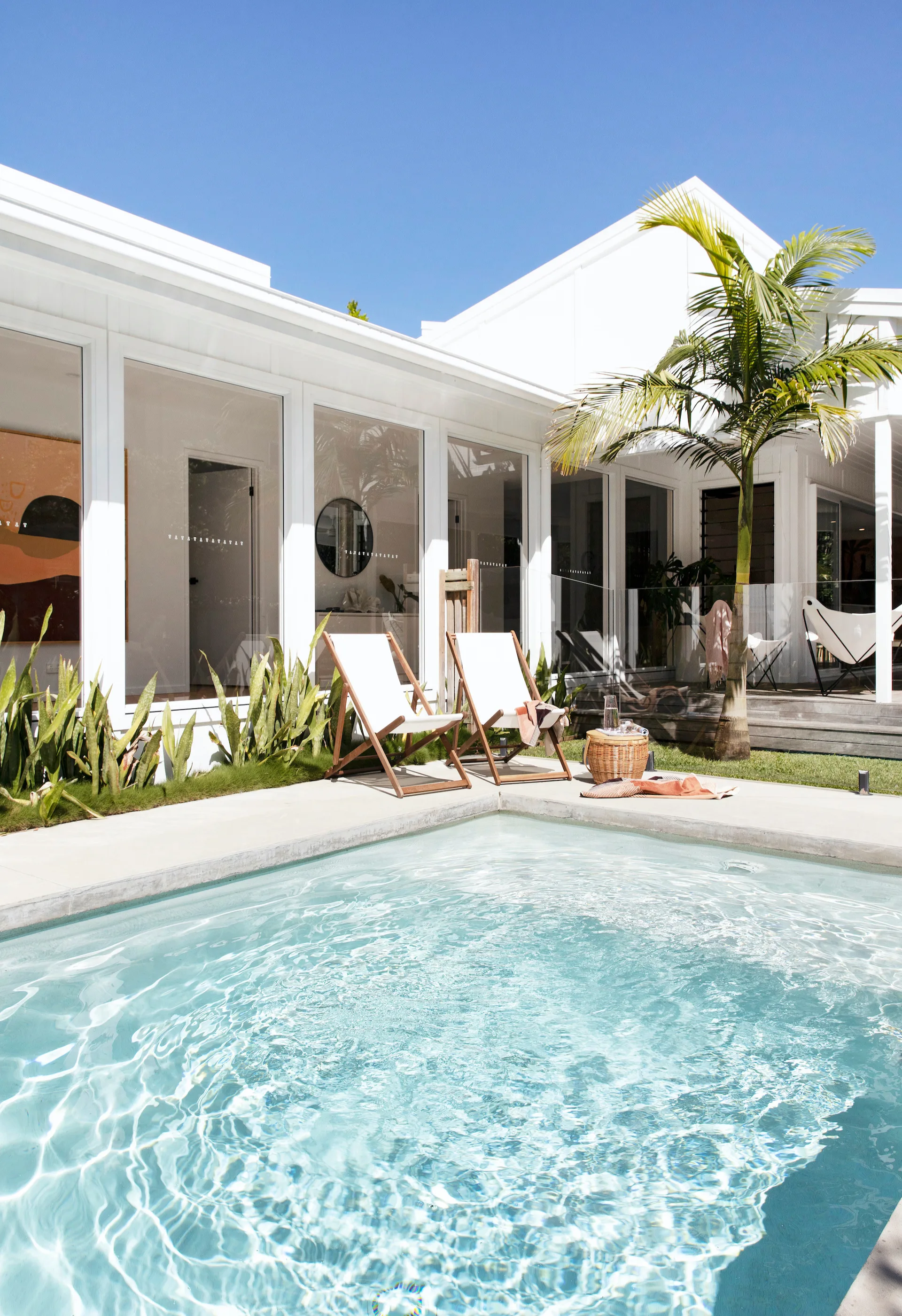 Light-Filled Abode Where Country Meets Coast