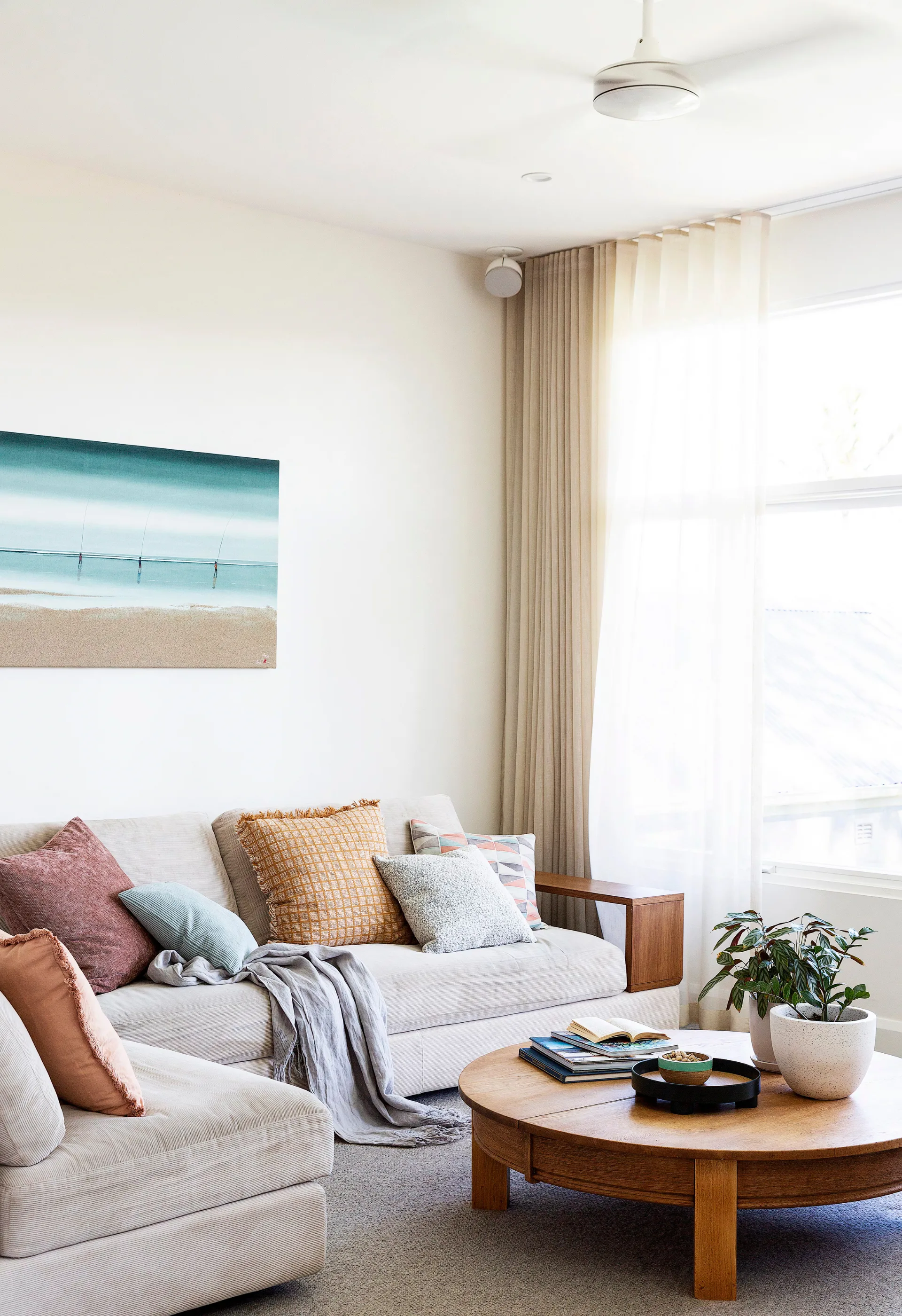 A coastal mid-century modern home in Freshwater