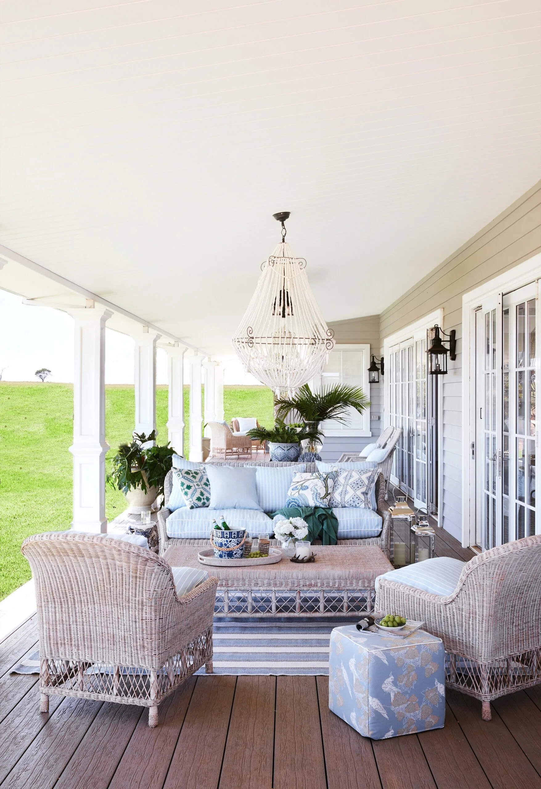 Heavenly Hamptons-style estate in the countryside