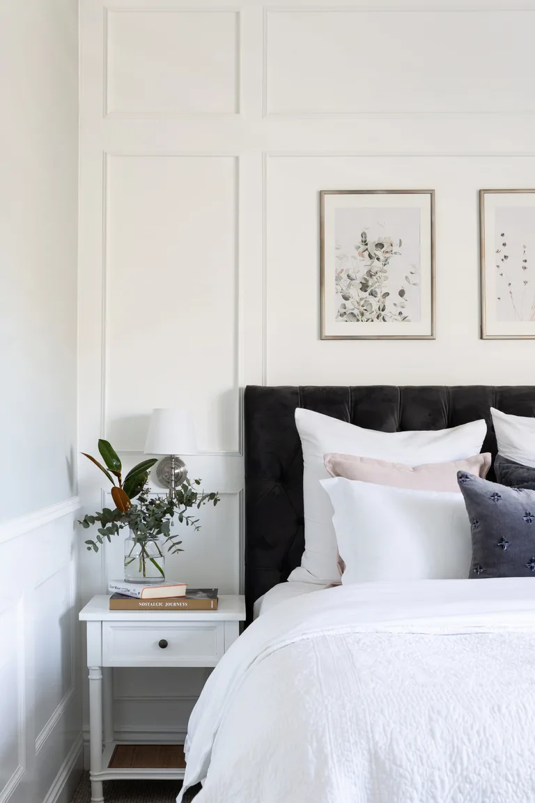Bedroom Feature Walls Are Officially Back in Style