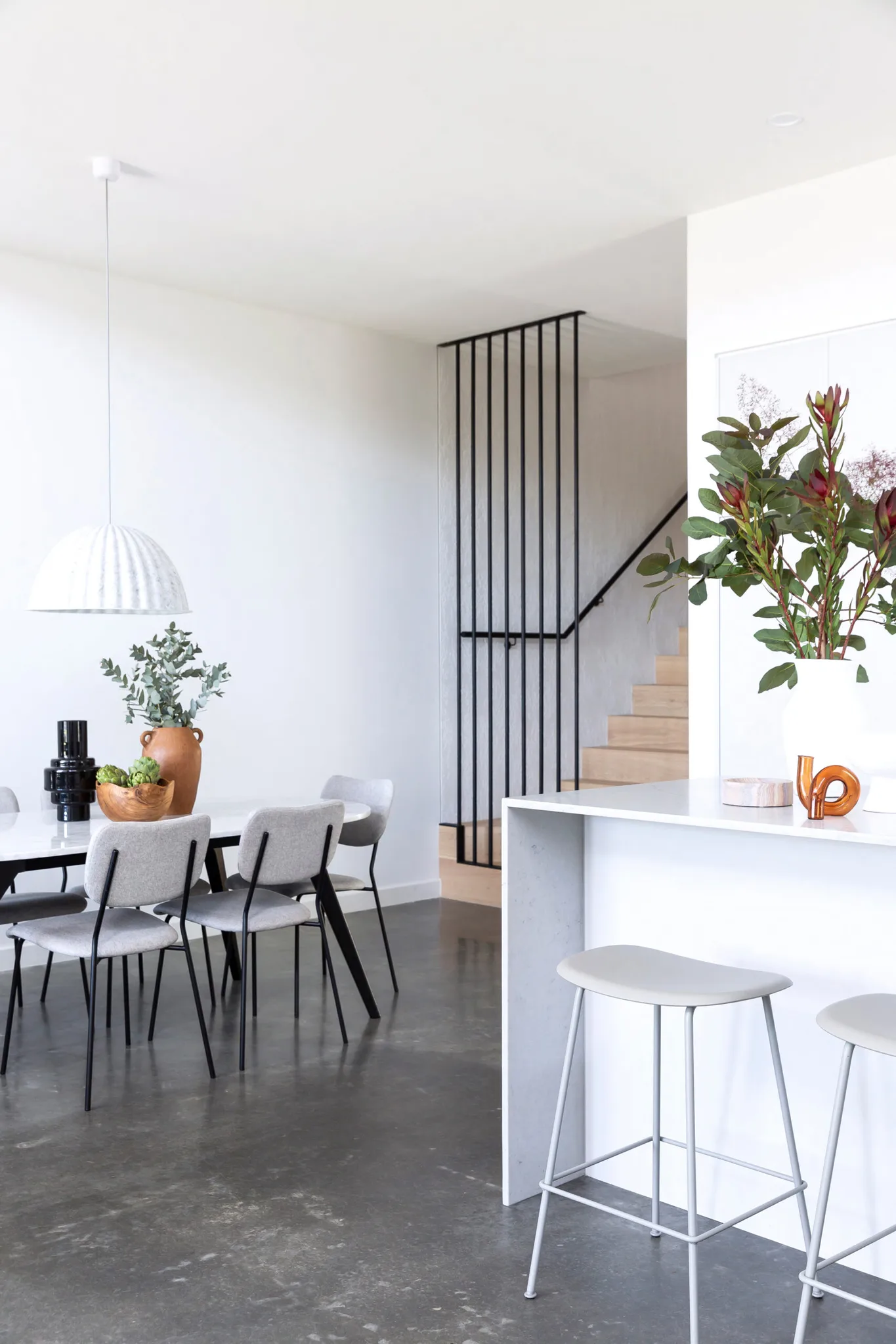Clutter-free home for a family of building experts