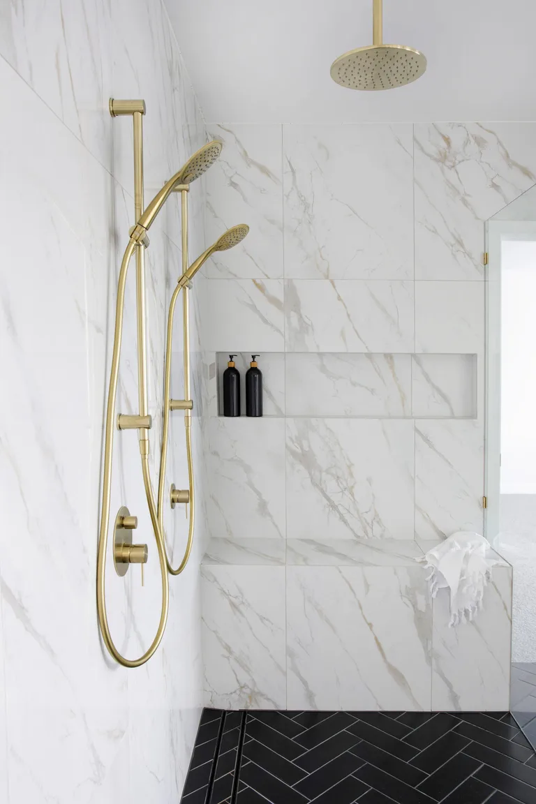 11 beautiful shower design ideas to incorporate into your bathroom ...