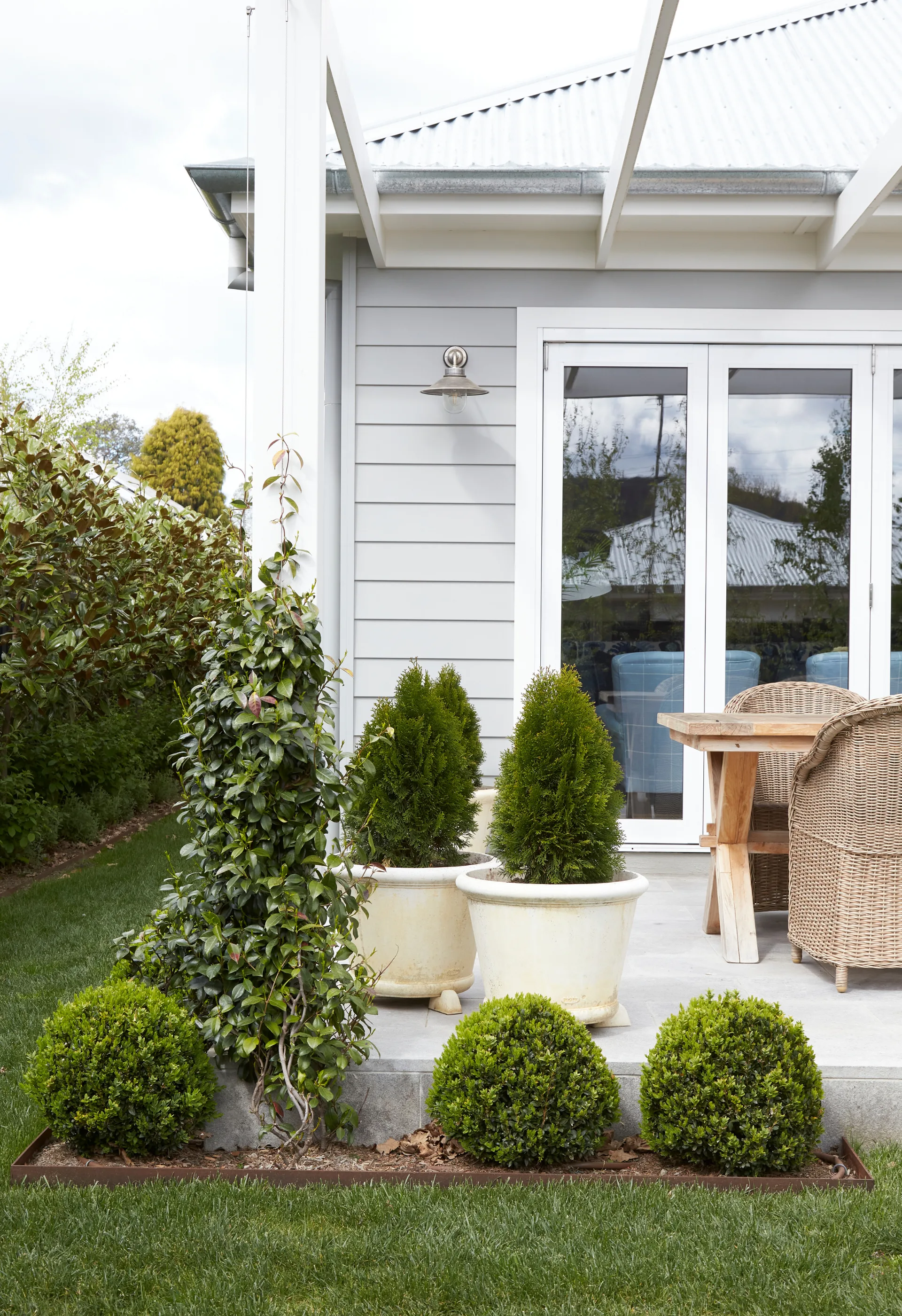 How to create a Hamptons-style garden | Home Beautiful