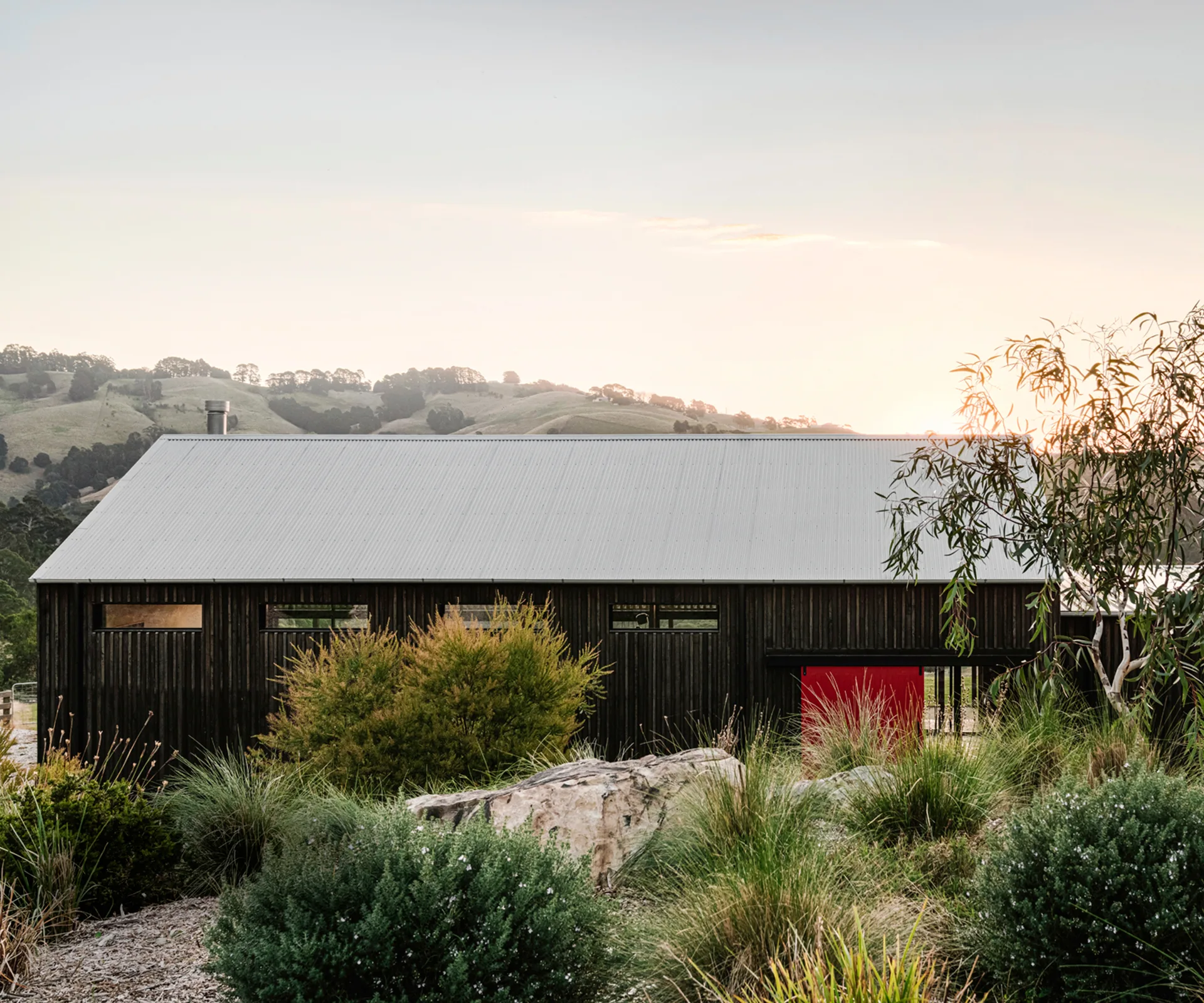 A modern barn house with spectacular views in rural Victoria