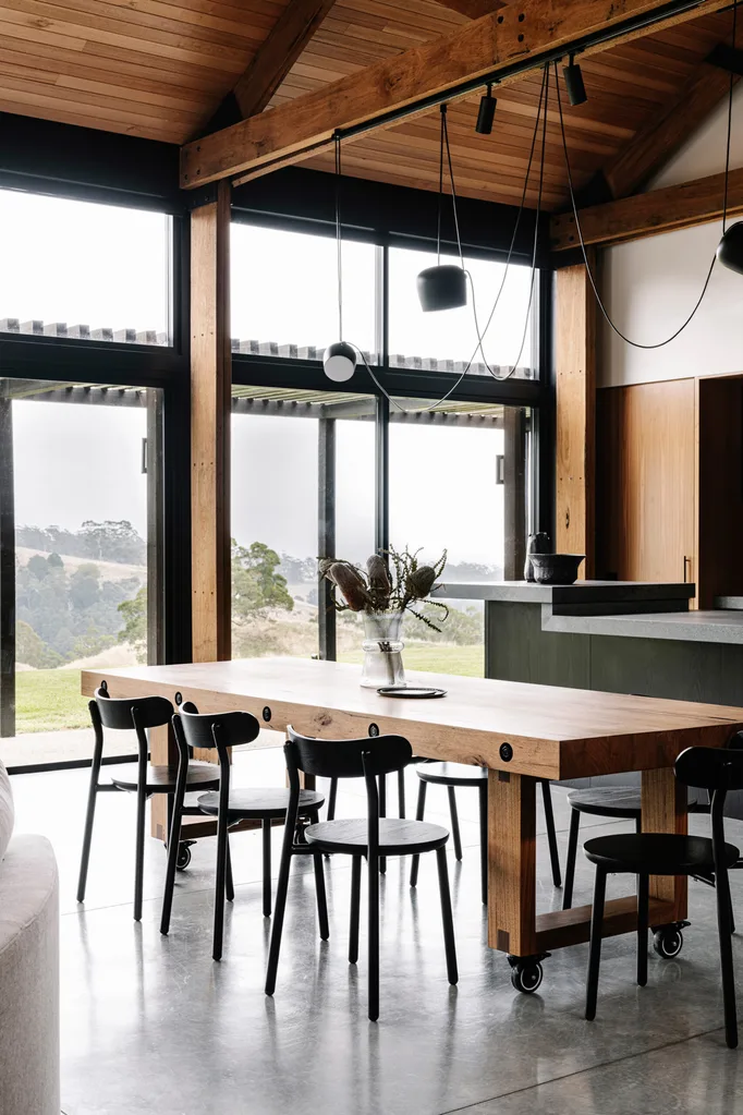 A modern barn house with spectacular views in rural Victoria