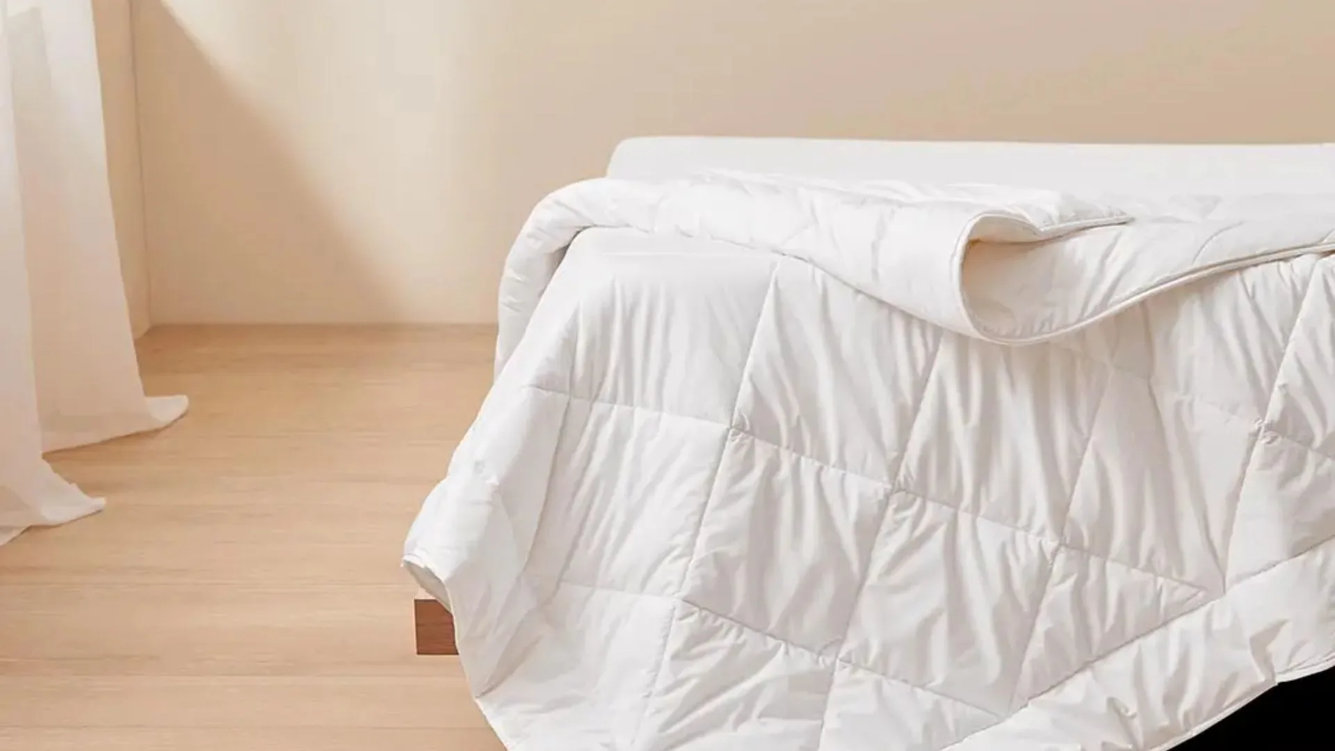 Why a wool quilt should be in your bedding rotation
