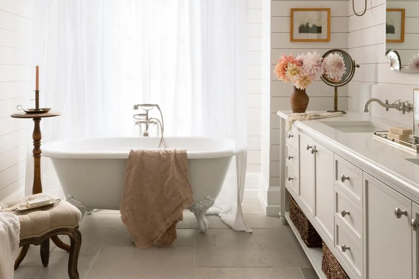 9 country-style bathrooms to add to Pinterest