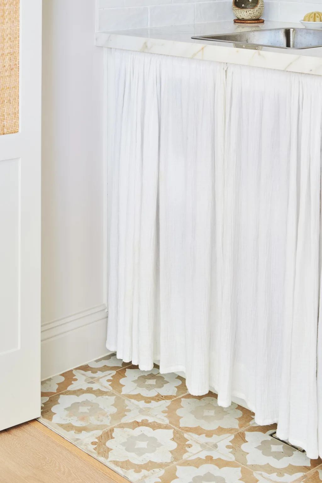 This small laundry layout is the definition of perfection