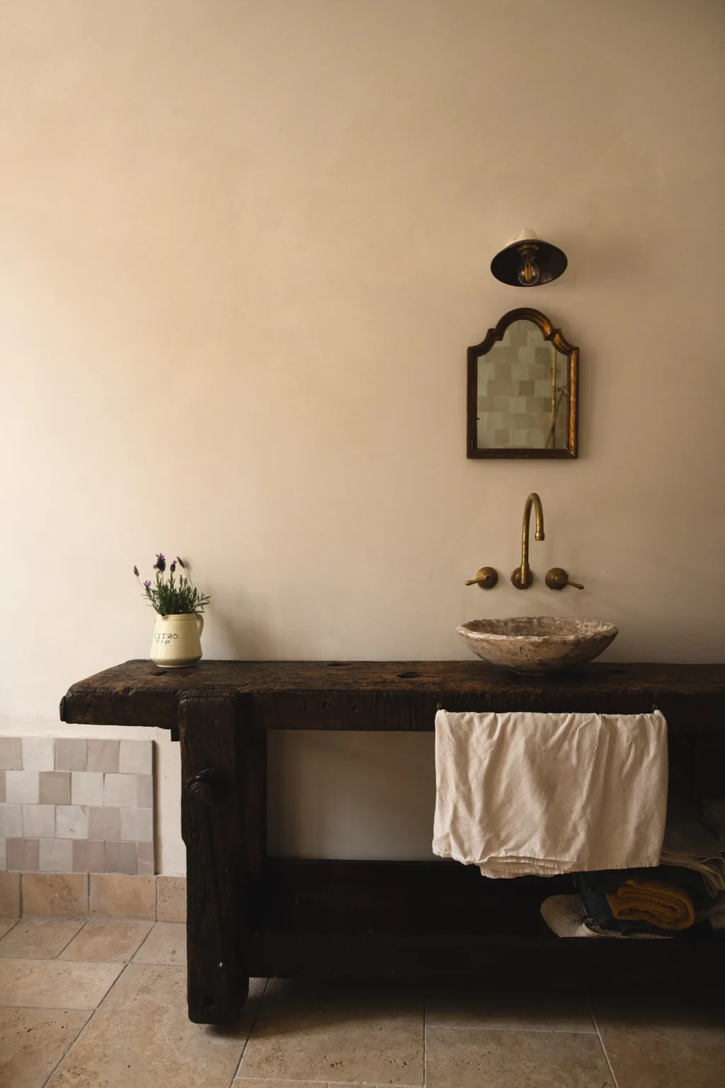 Modern country bathroom ideas for a cosy retreat