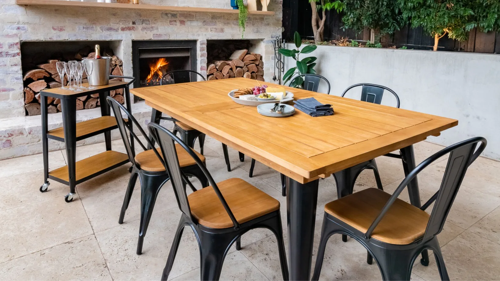 Extendable Outdoor Dining Tables for Any Party Size