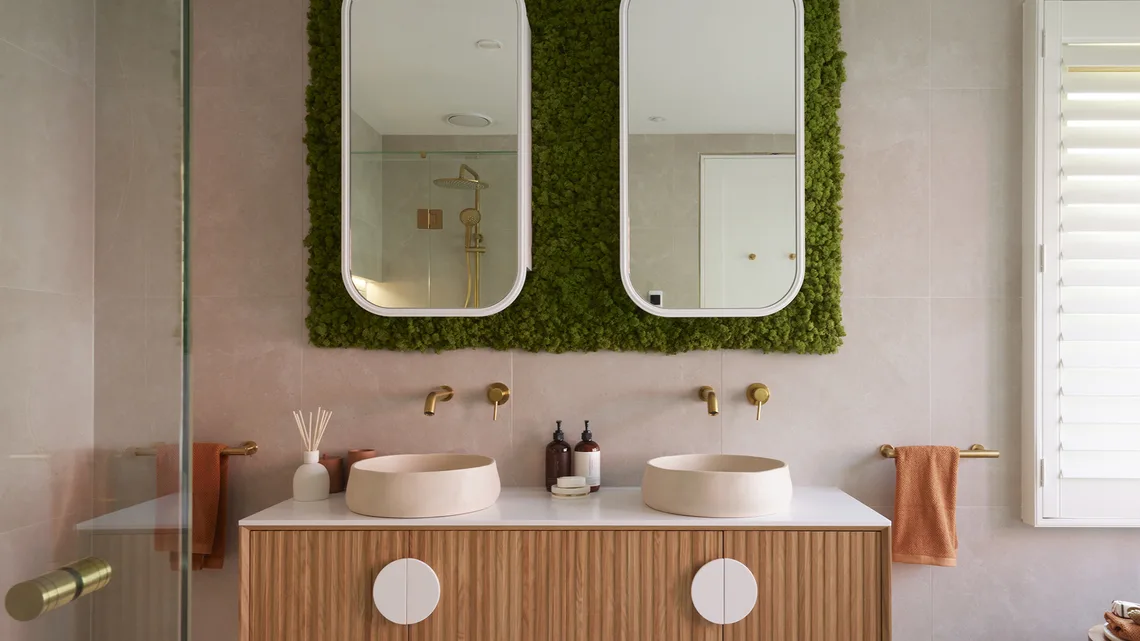 Alisa & Lysandra: What Makes a Winning Block Bathroom?