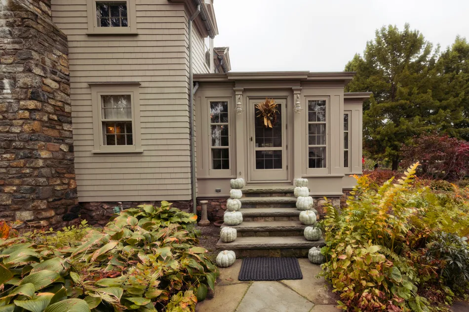 See inside Martha Stewart's cosy Bedford farmhouse | Home Beautiful
