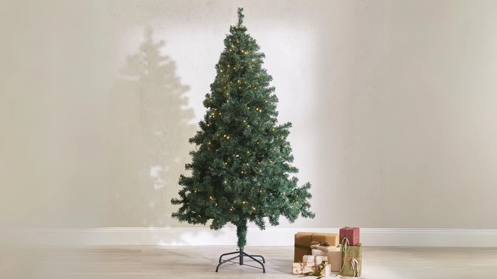 9 Best Pre-Lit Christmas Trees To Shop In Australia 2023