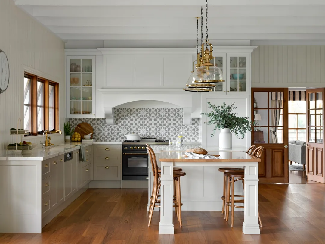 Simple Yet Luxurious Touches for a Modern Family Kitchen