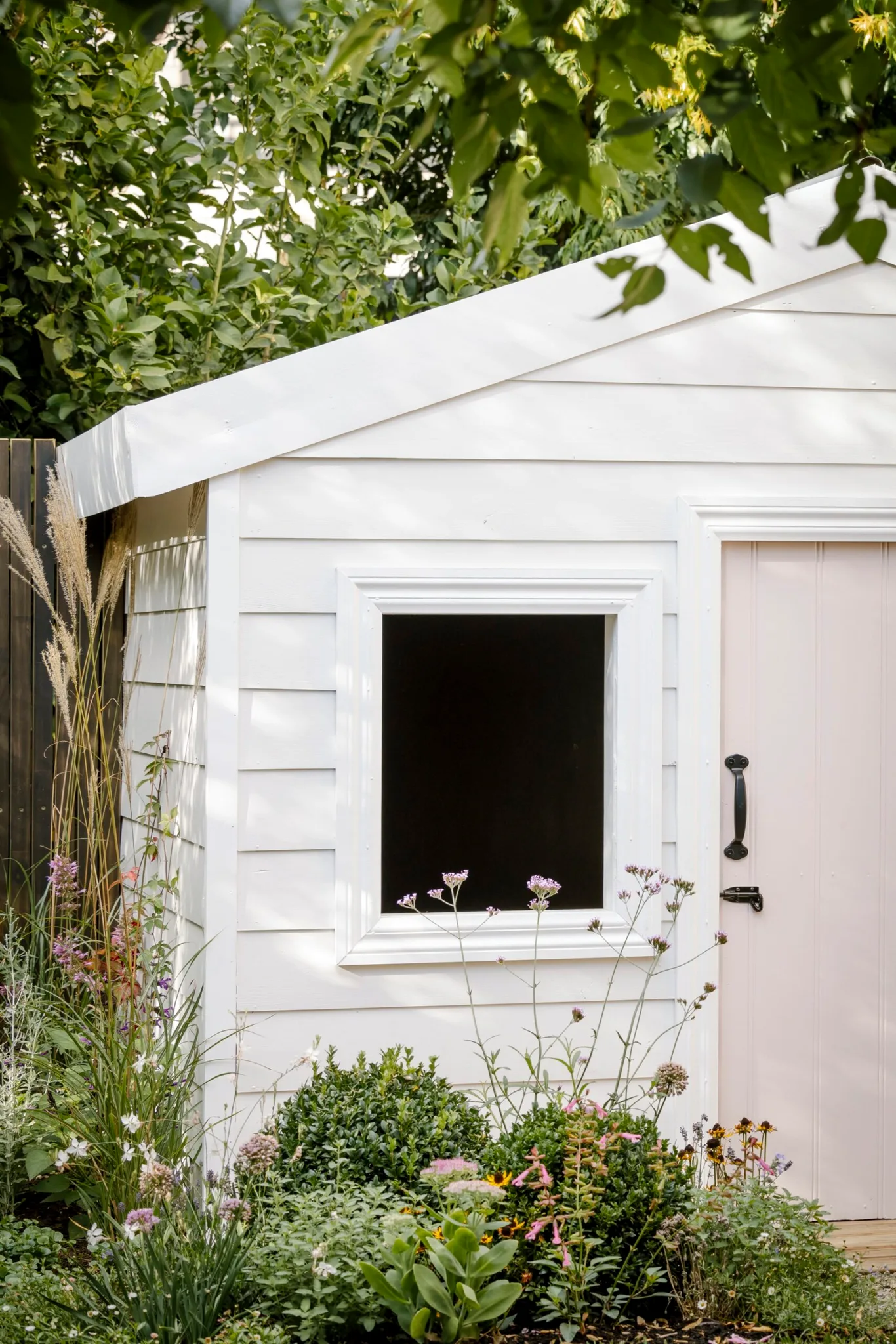 A fairytale garden and cubby house in the Melbourne suburbs| Home Beautiful