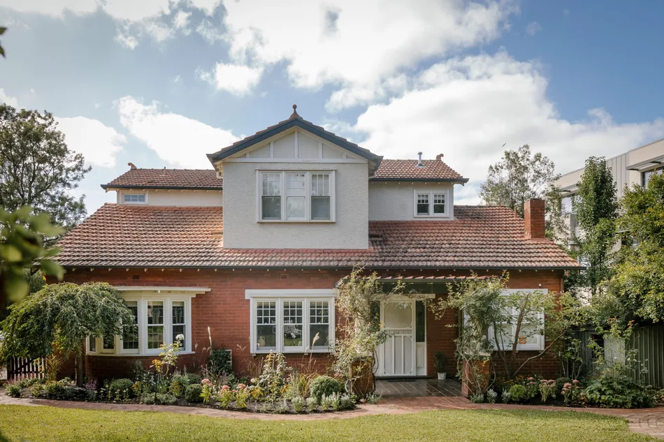 A fairytale garden and cubby house in the Melbourne suburbs| Home Beautiful