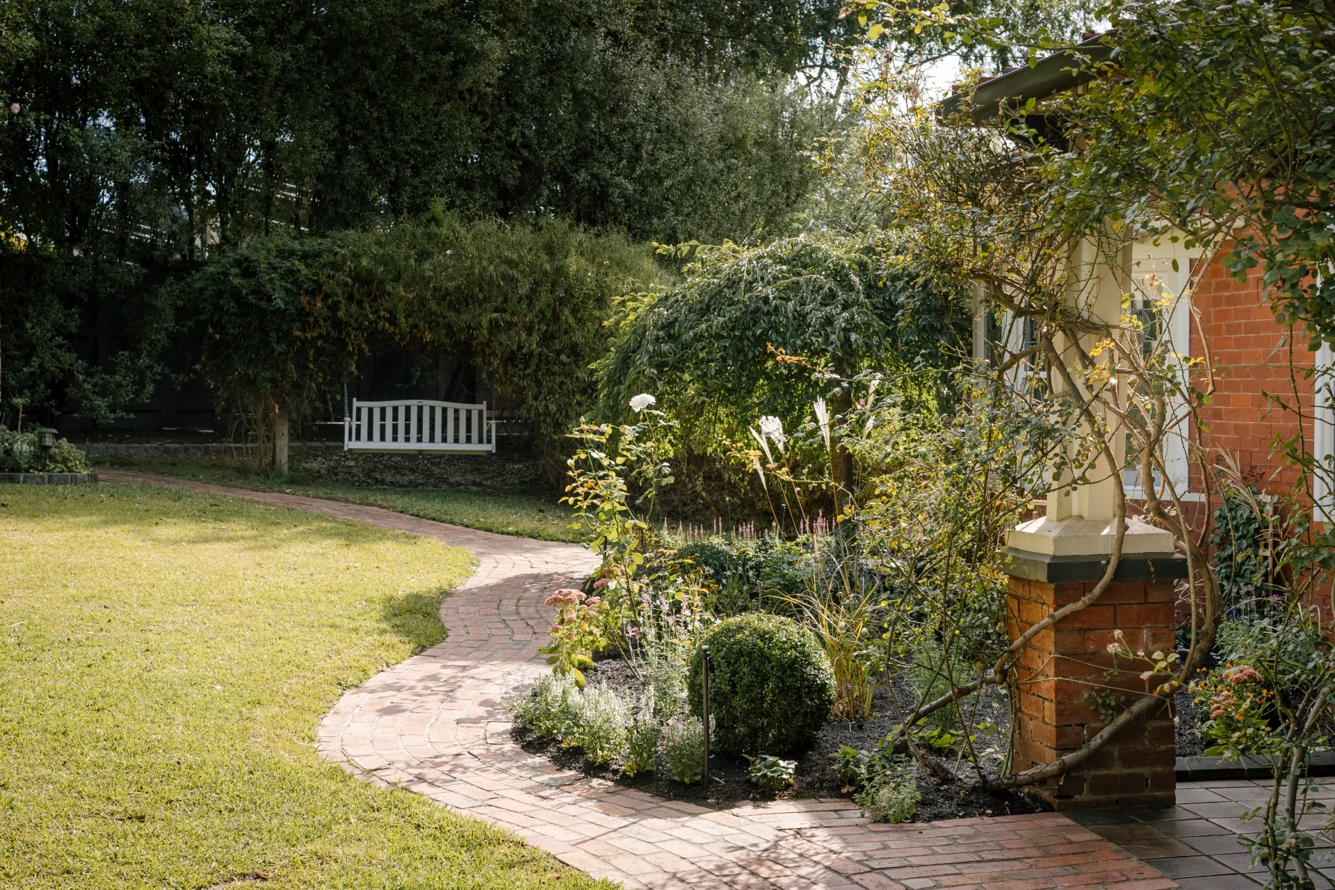 A fairytale garden and cubby house in the Melbourne suburbs| Home Beautiful