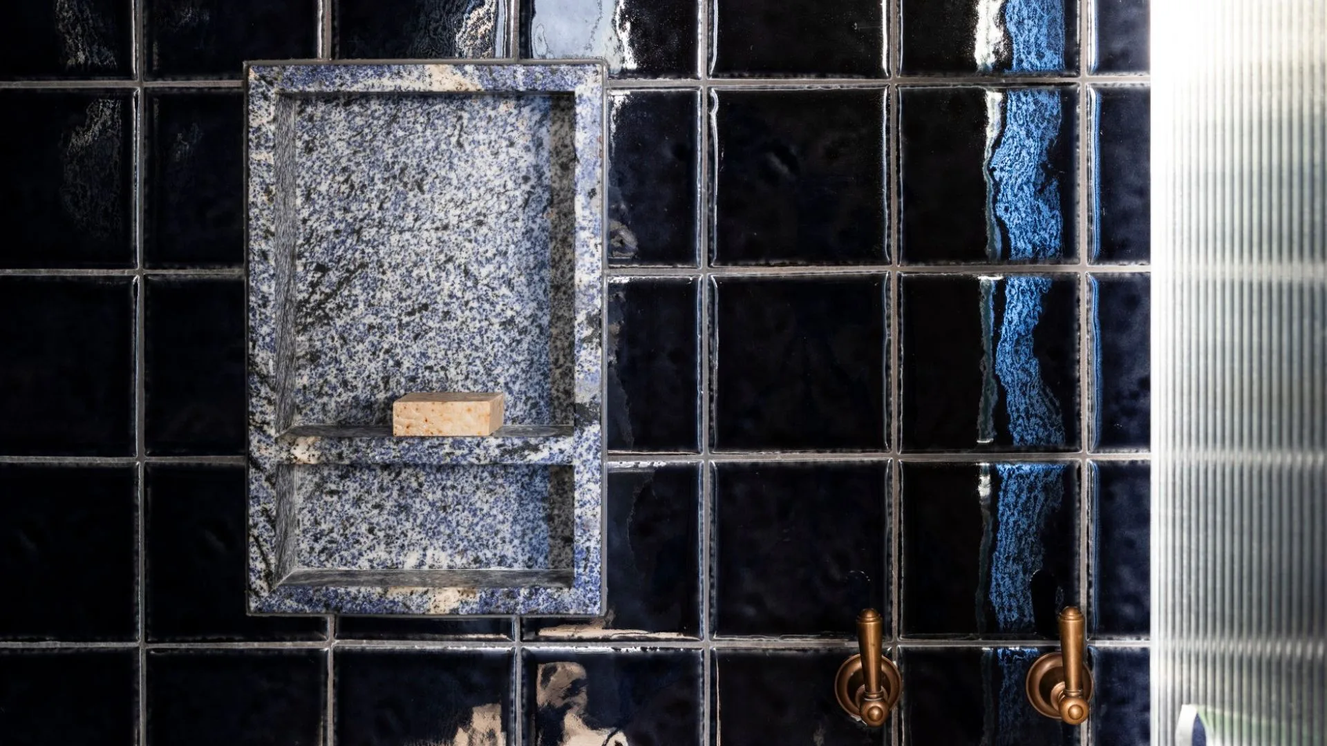 Your guide to the shower niche, ledge and bench | Home Beautiful