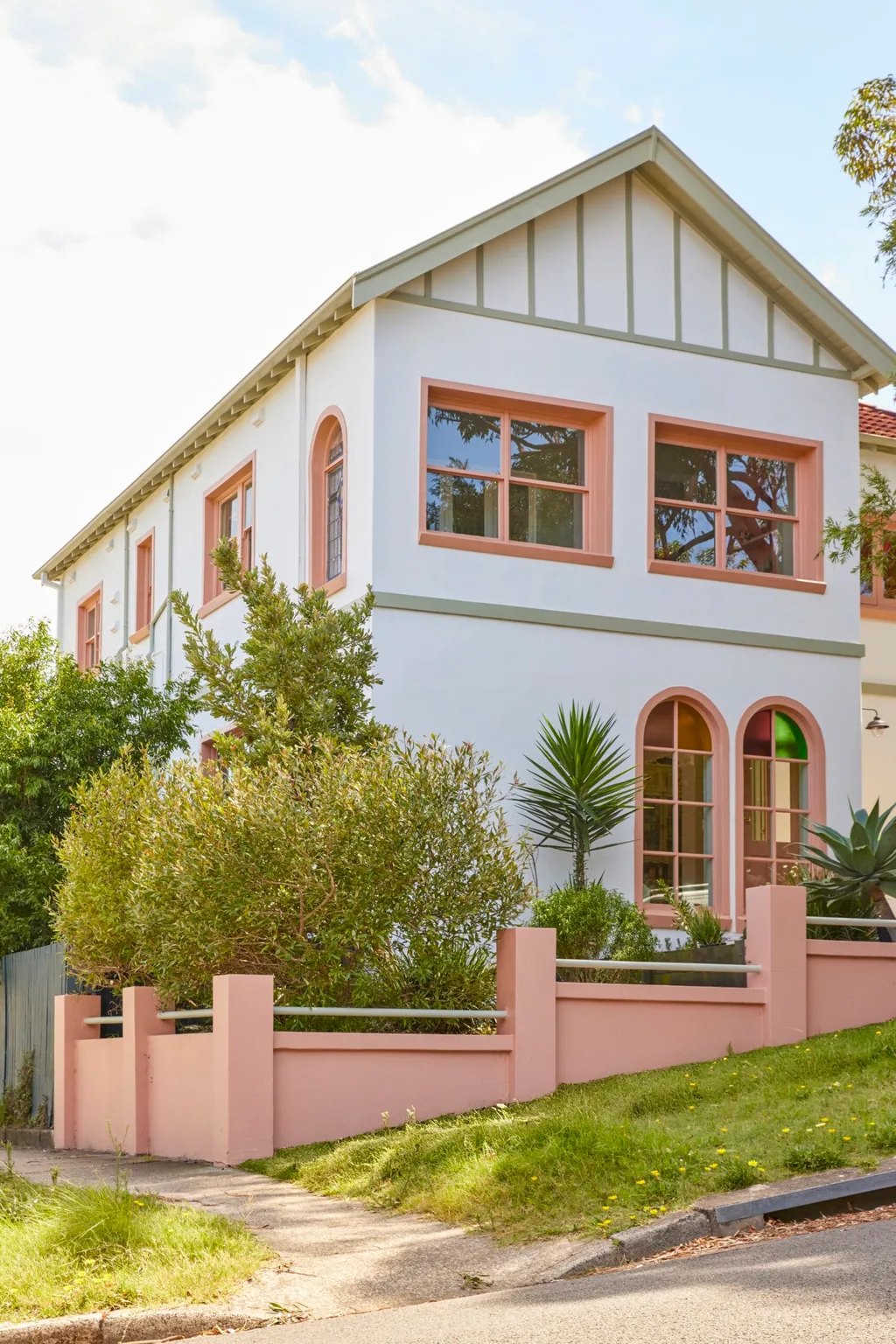 Beyond white: The exterior paint colours that are trending in 2025 ...