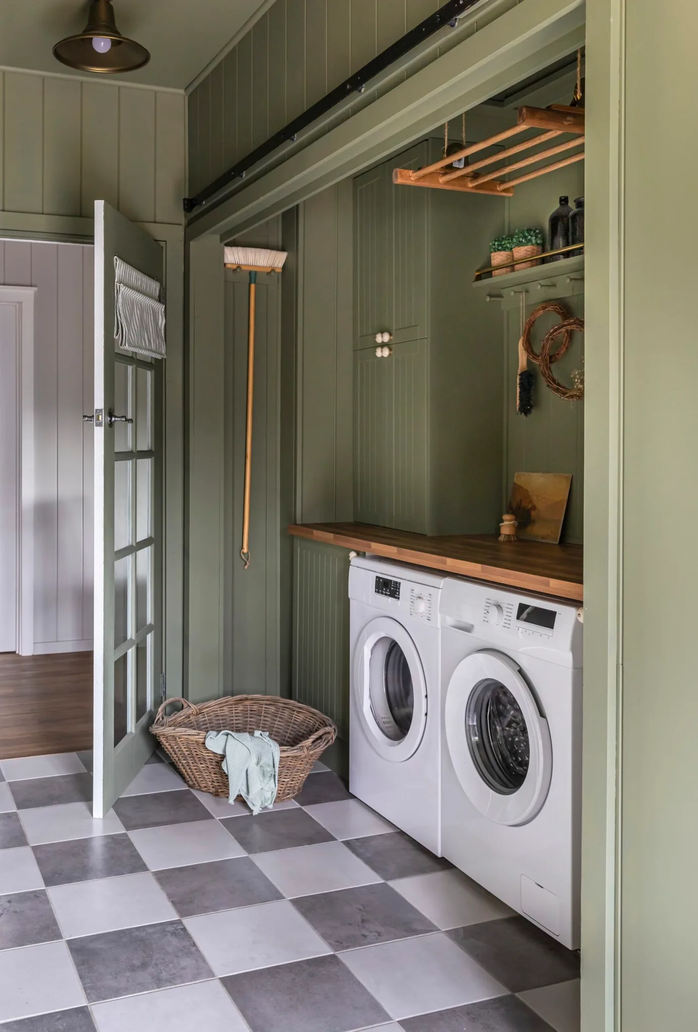 How to renovate a laundry for under $10K| Home Beautiful