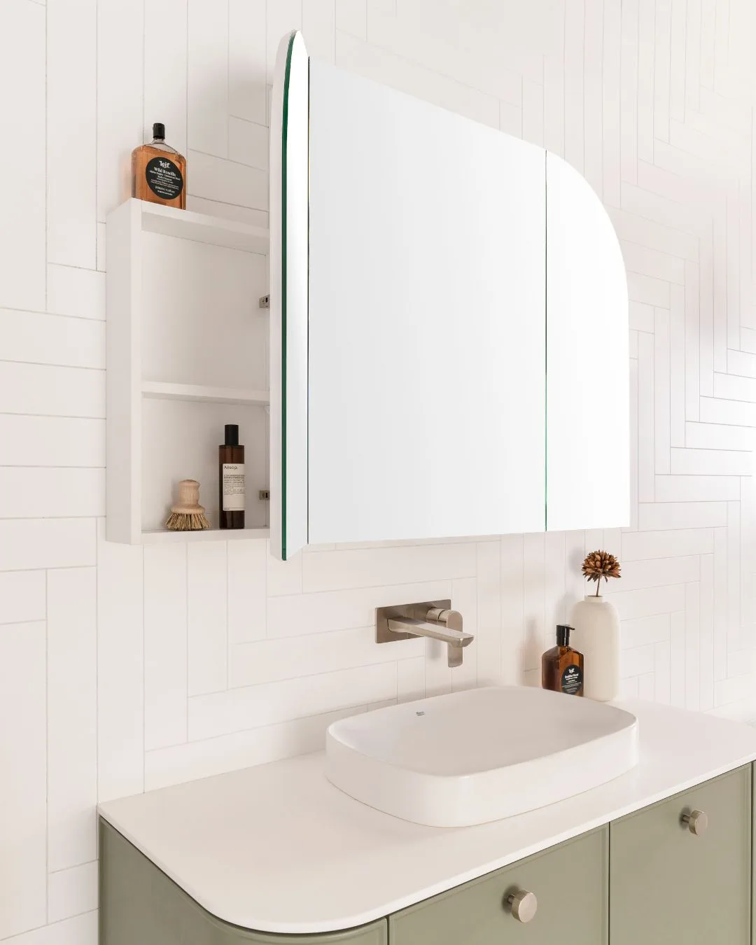 5 ideas to bring a retro bathroom into the 21st century