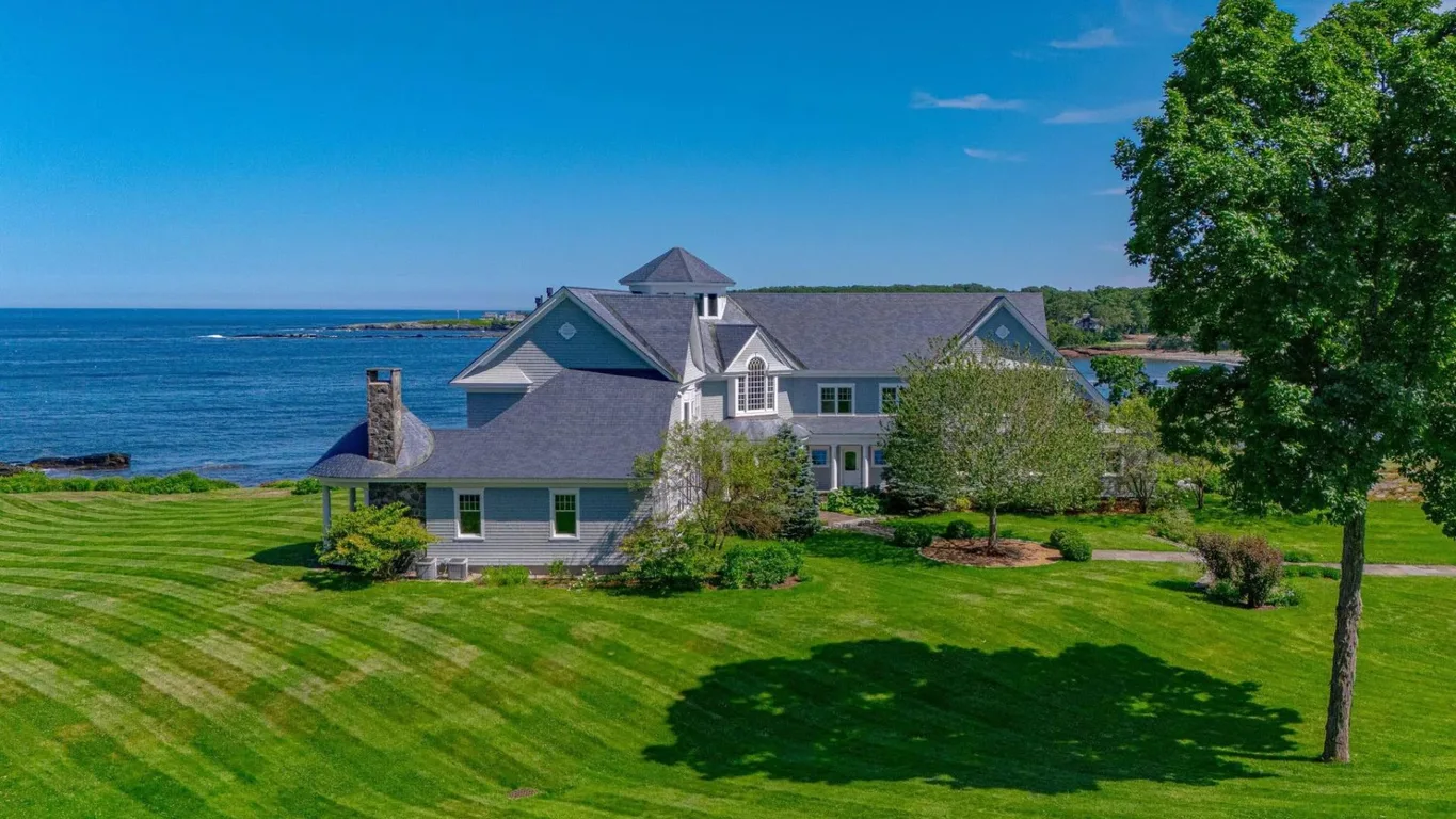 An oceanfront Maine estate once owned by Bette Davis is for sale| Home ...