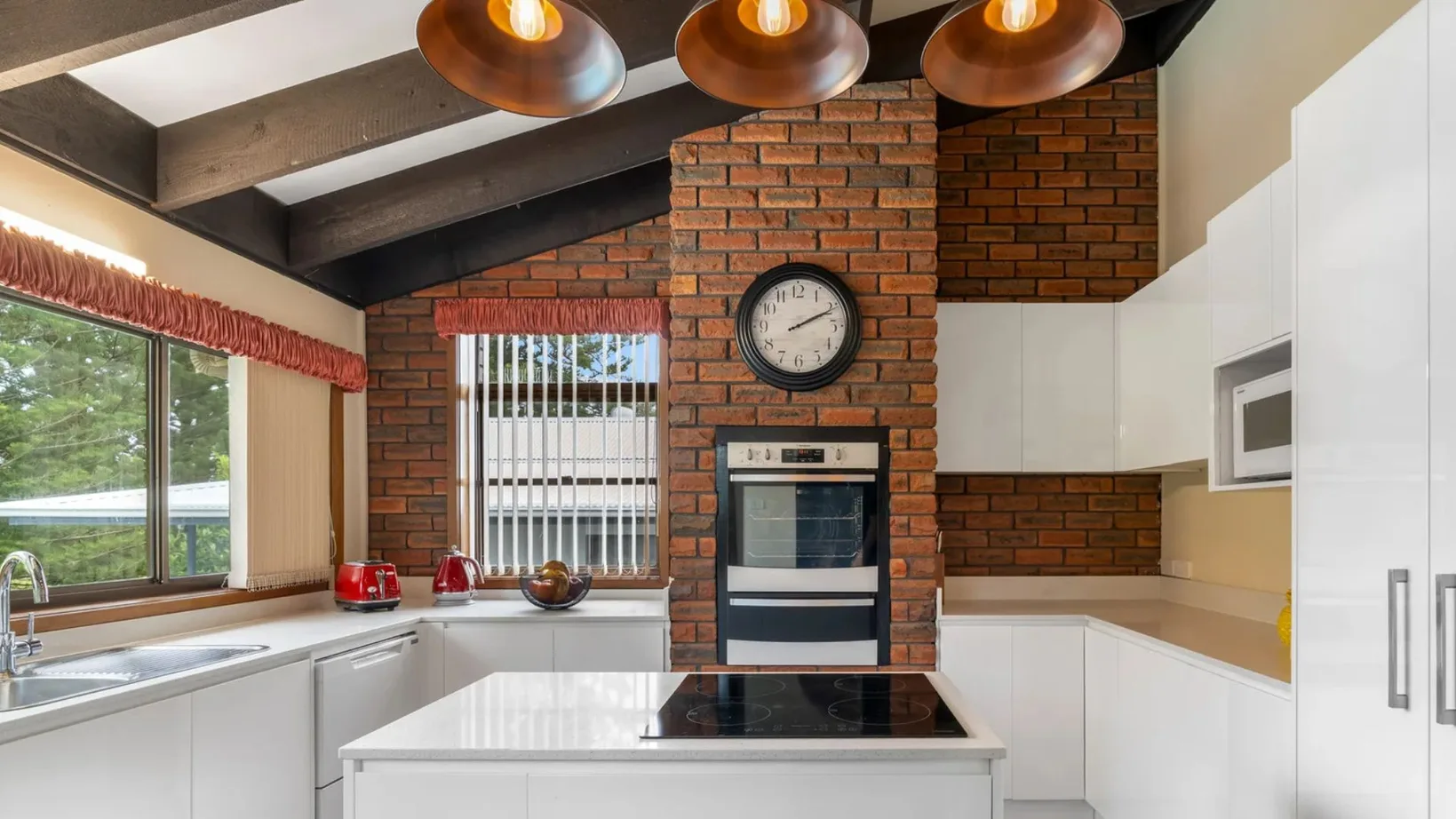 Kyal and Kara reveal Grand View renovation project in Shelley Beach ...